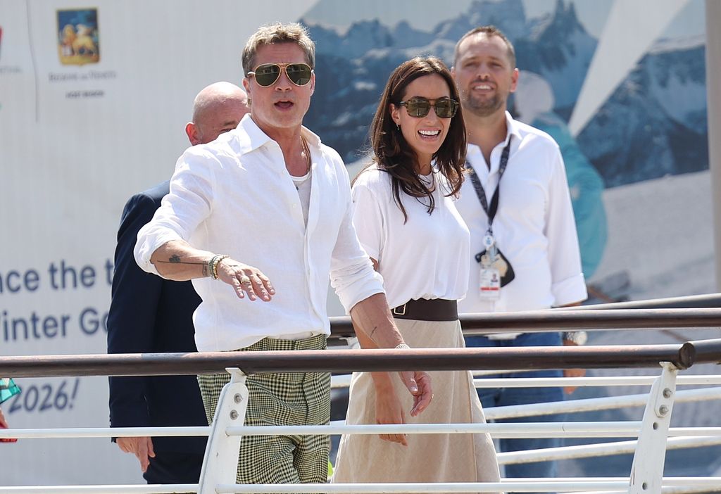 Brad Pitt Iris Daoine Bainise Ines De Ramon: Das Ist Die Neue Frau An