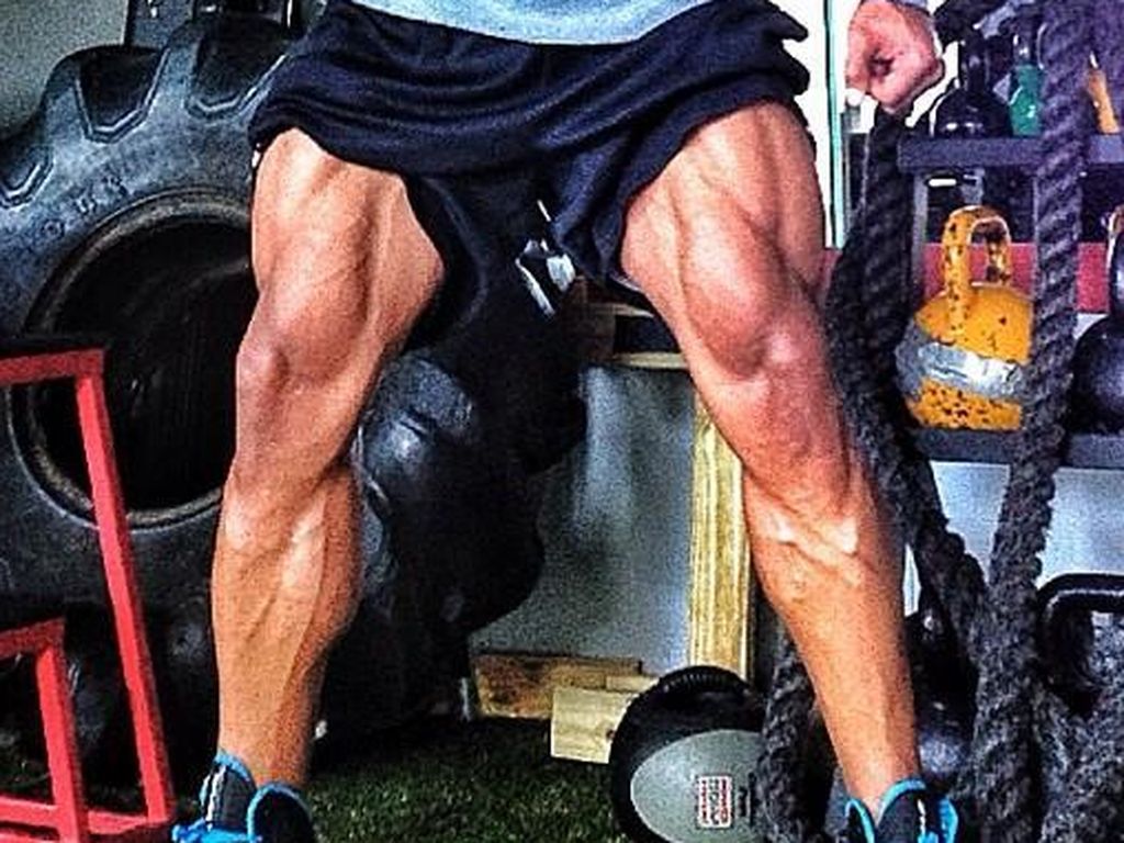 Unfassbar! Dwayne Johnsons extreme Muskel-Beine | Promiflash.de