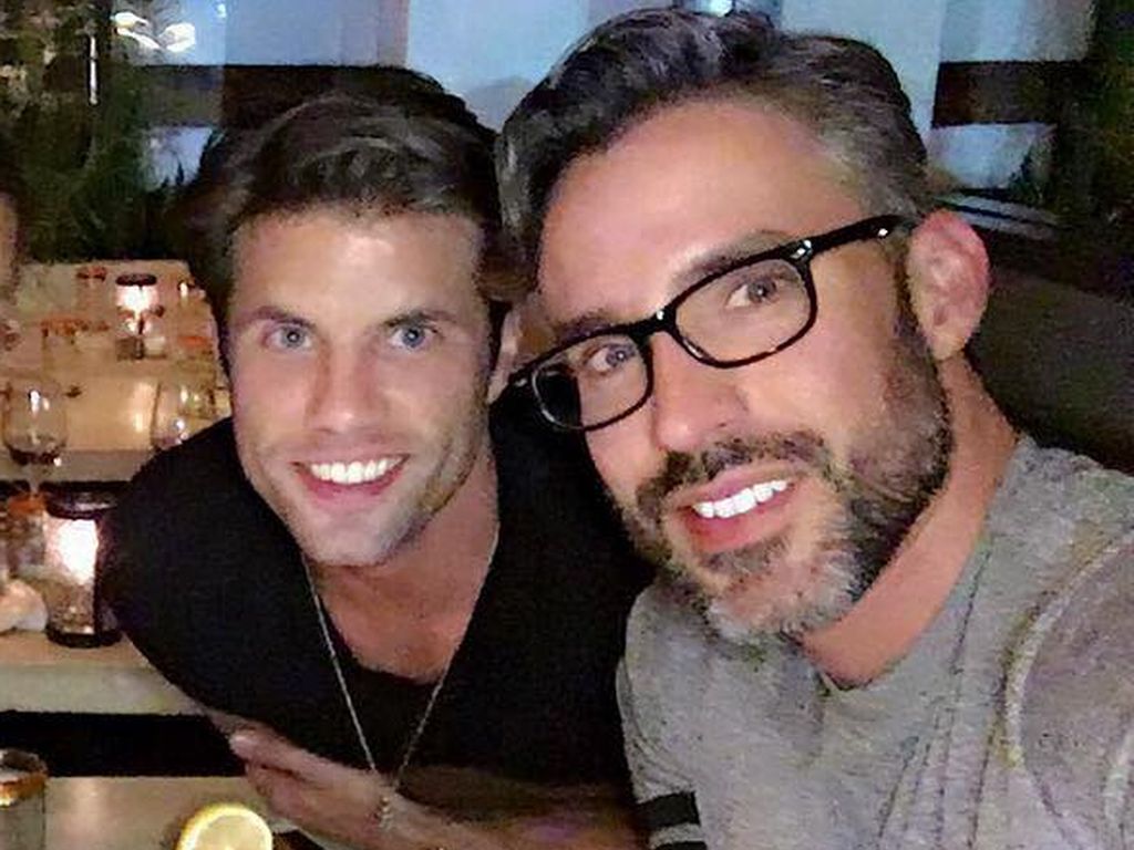 "Gay Bachelor"-Paar? Robert & Eric bei Doppel-Date geknipst | Promiflash.de