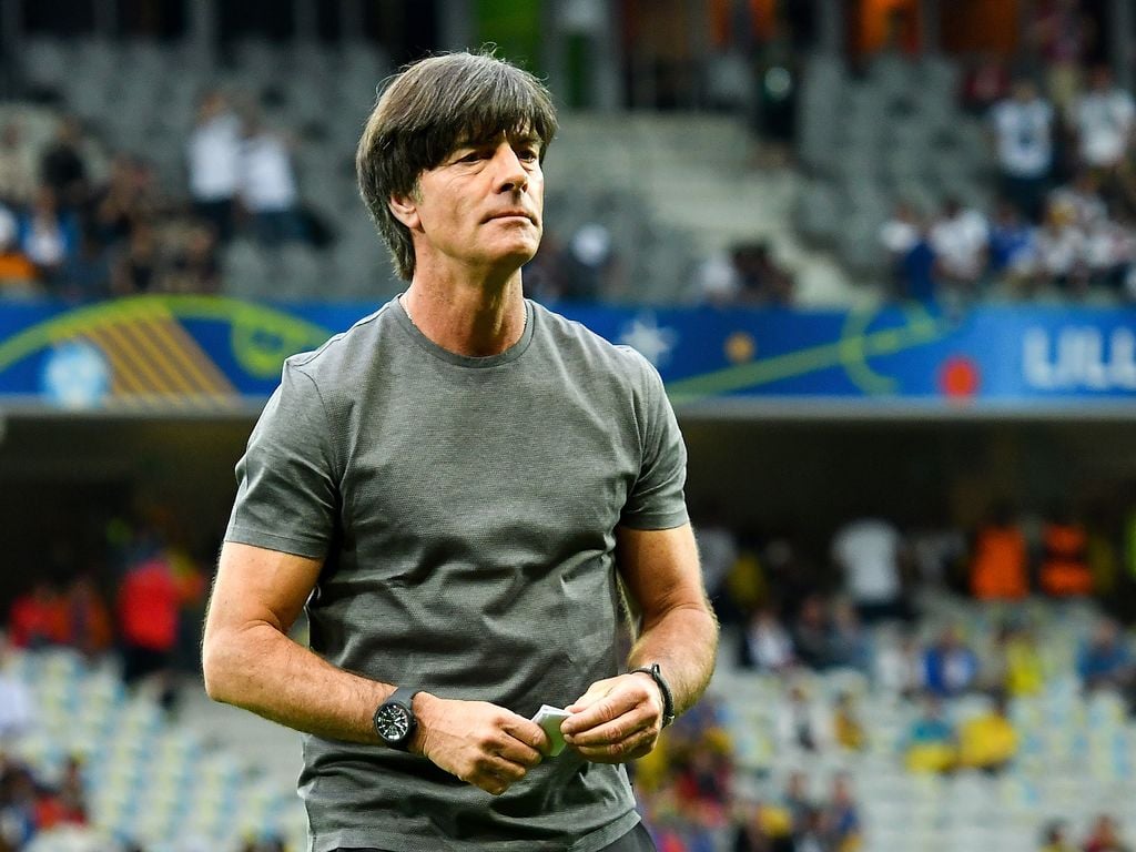 Er sieht so lässig aus: Deshalb trägt Jogi Löw jetzt T-Shirt ...