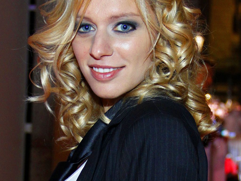 AWZ-Juliette Menke: Als Schwangere "diskriminiert" | Promiflash.de