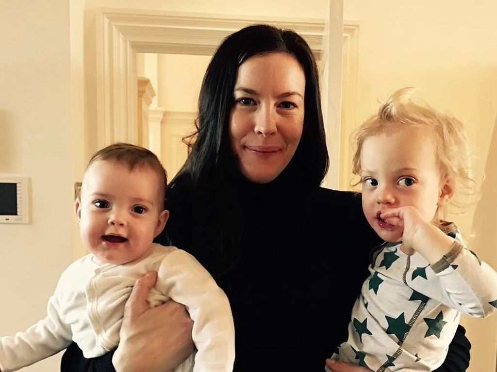 Erschöpft, aber happy: Supermama Liv Tyler & ihre süßen Kids ...