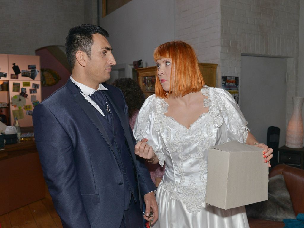 Wie bei GZSZ: So groß war Mustafa Alins Hochzeit | Promiflash.de