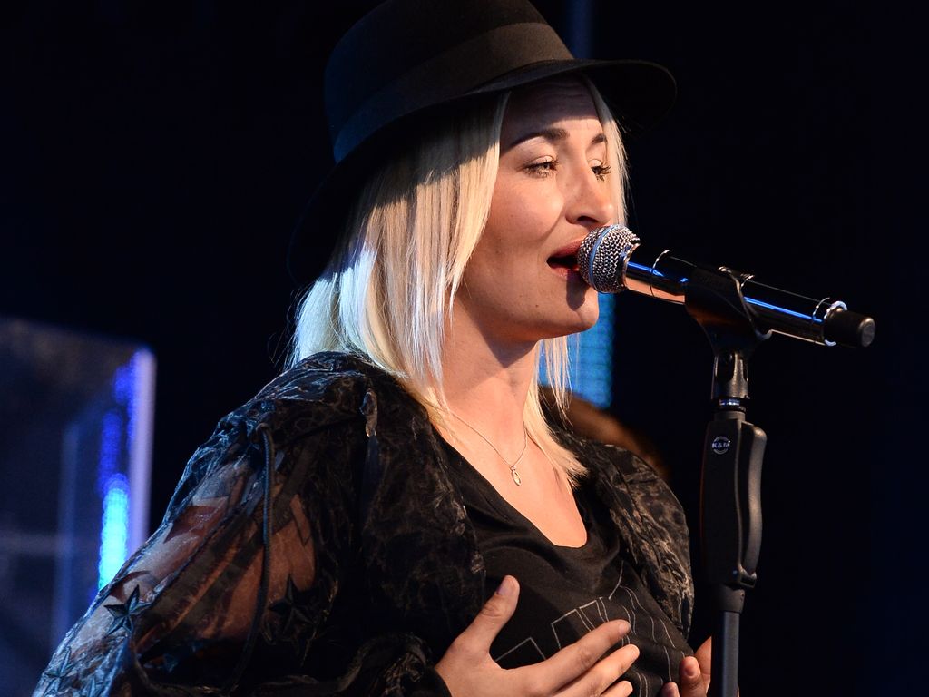 Voller Inbru(n)st: Sarah Connor live mit deutschen Songs | Promiflash.de