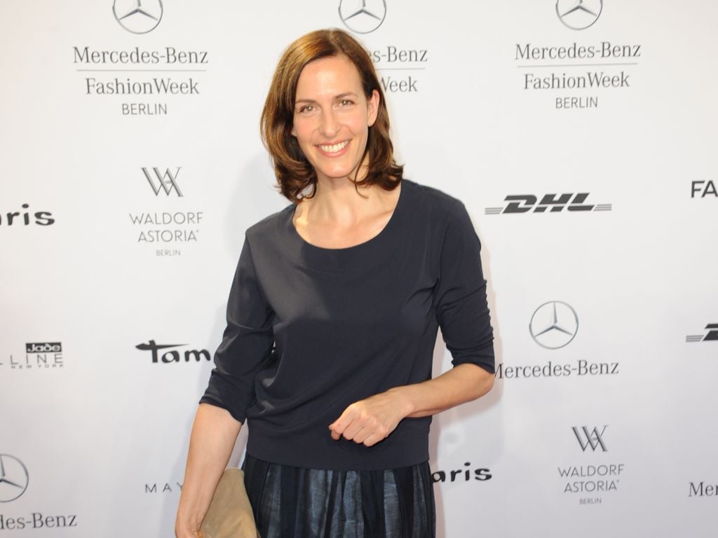 GZSZ-Ulrike Frank: Beauty-OPs für die Schönheit? | Promiflash.de