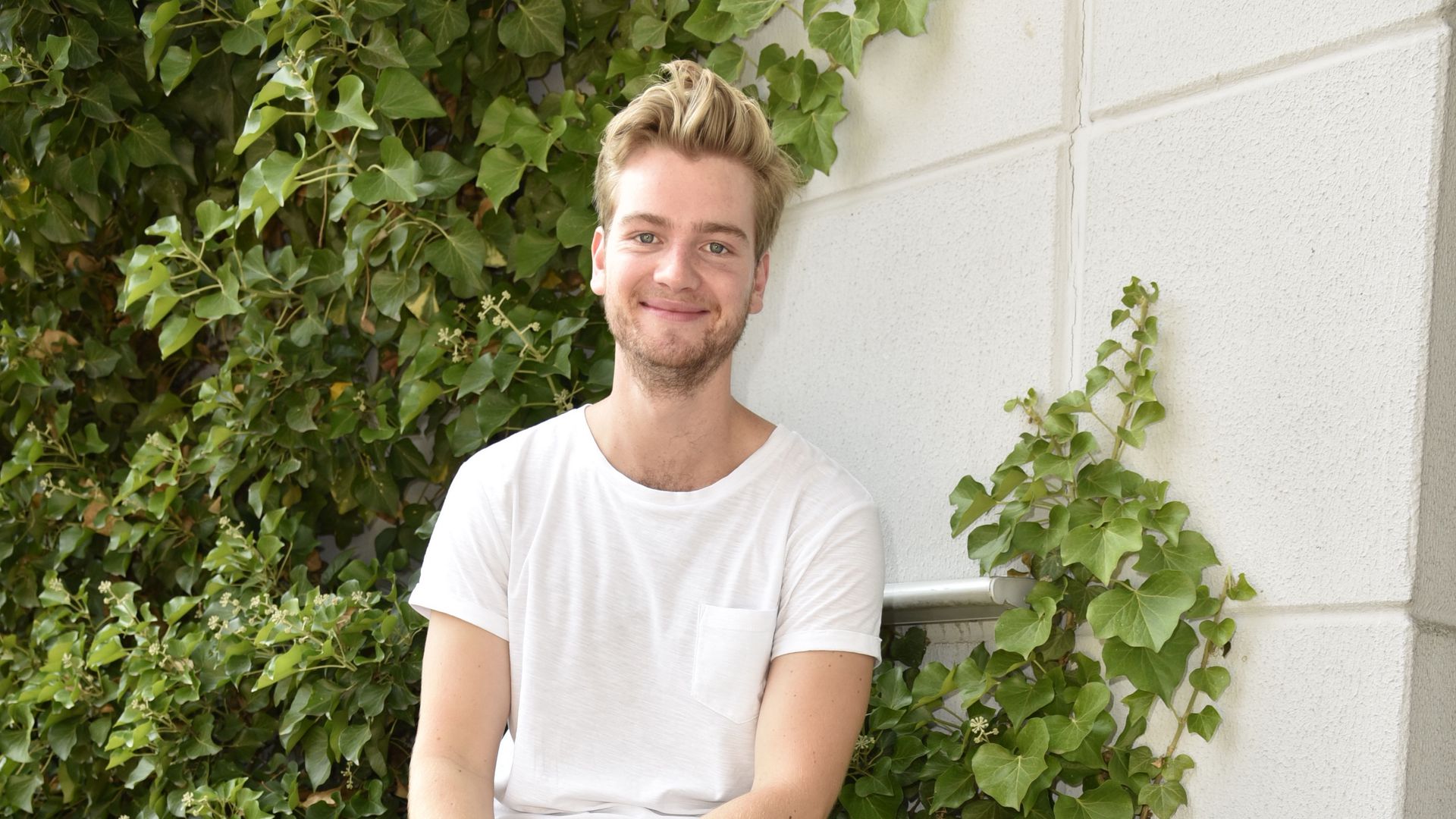 Ex-"Unter uns"-Star Aaron Koszuta eröffnet Smoothie-Bar | Promiflash.de