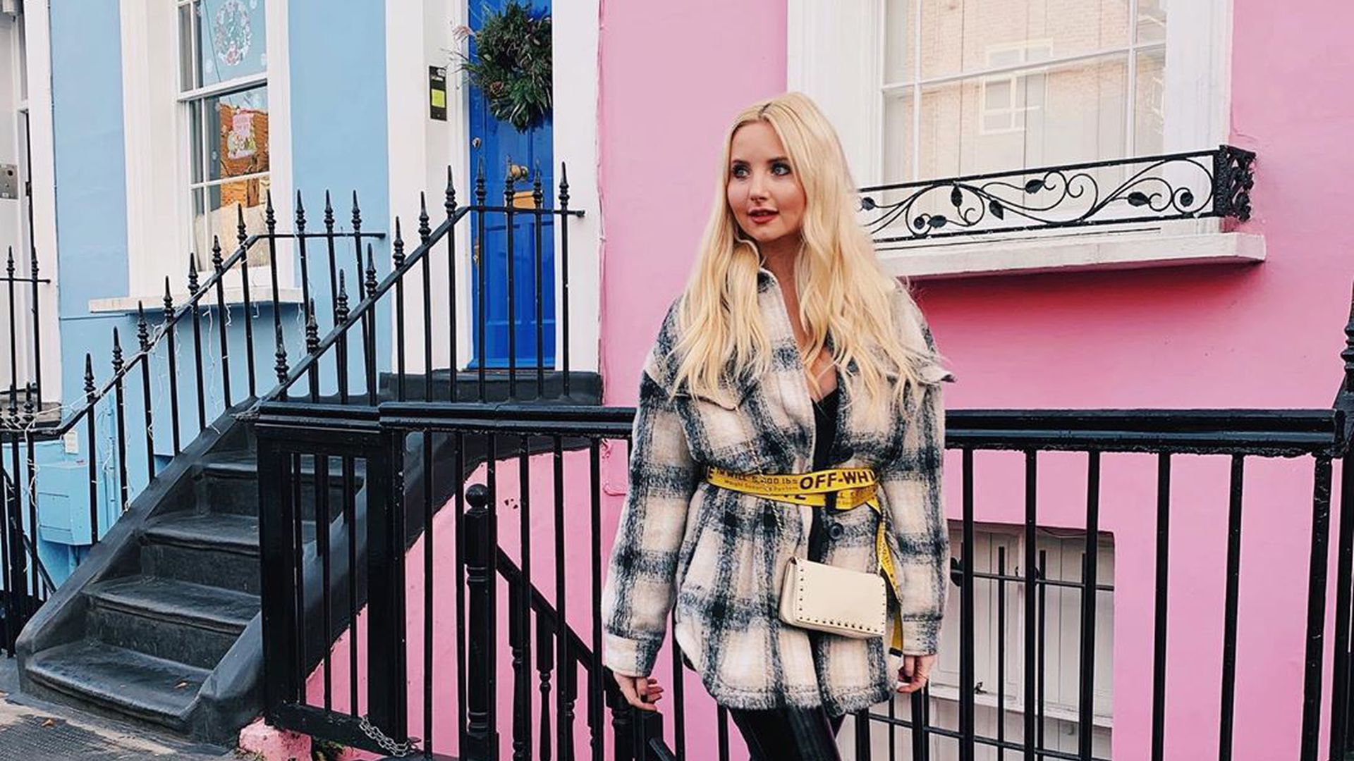 Topmodel Anna Hiltrop ehrlich: GNTM-Girls werden belächelt! | Promiflash.de