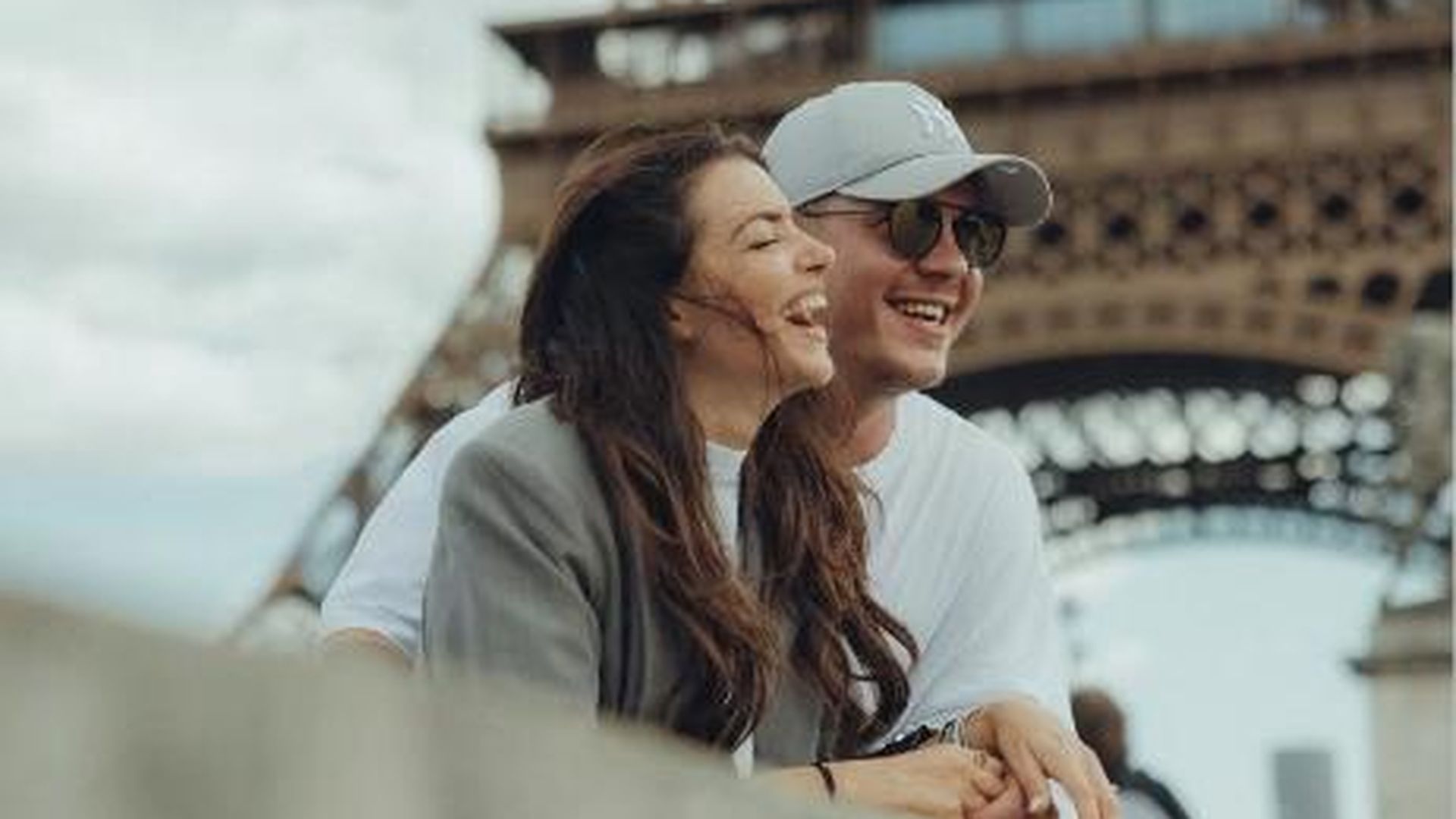 Anne Menden bestätigt ihre Liebe zu Gustav Masurek auf Event