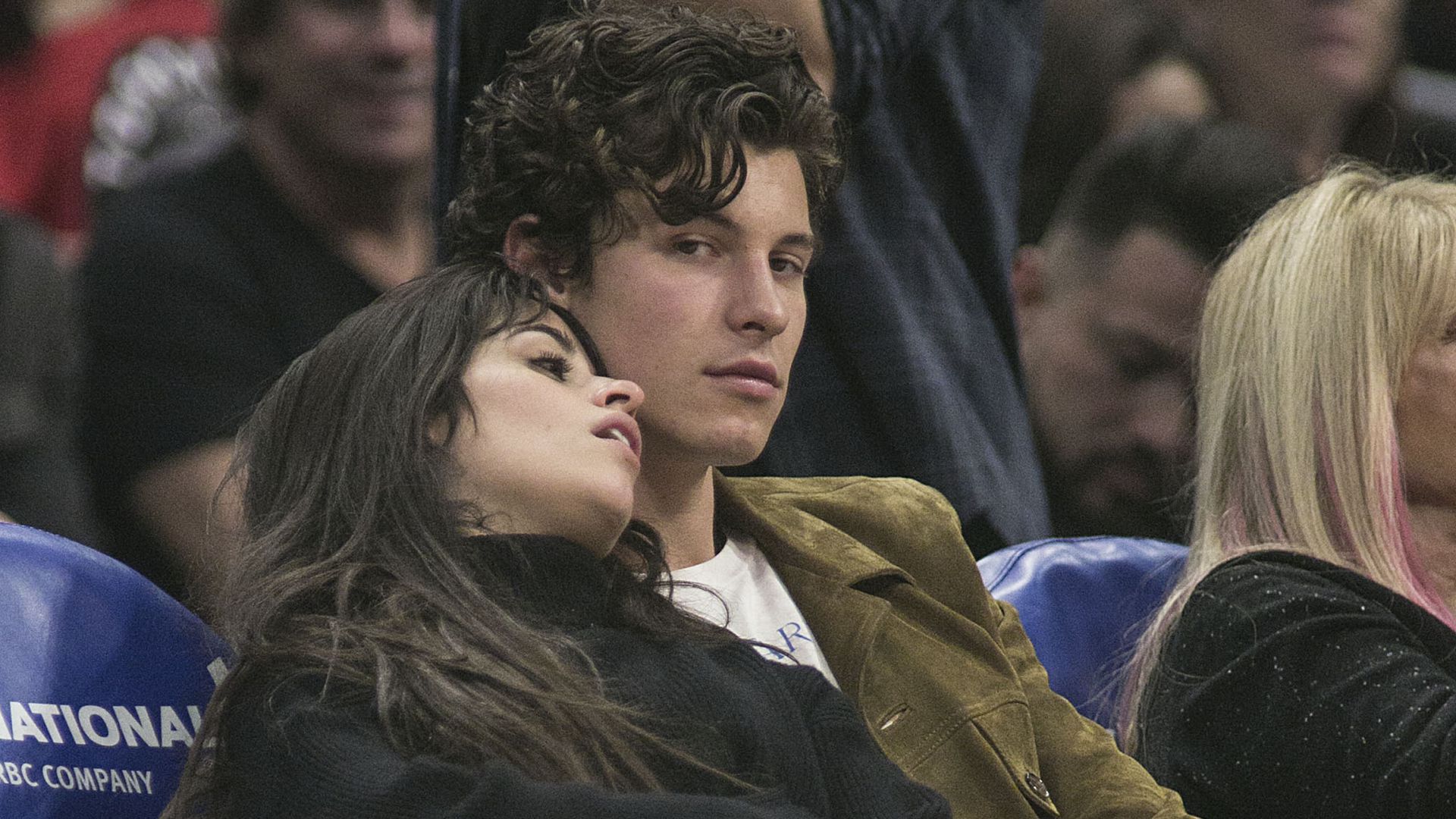 Shawn und Camila bringen sich gegenseitig neue Skills bei