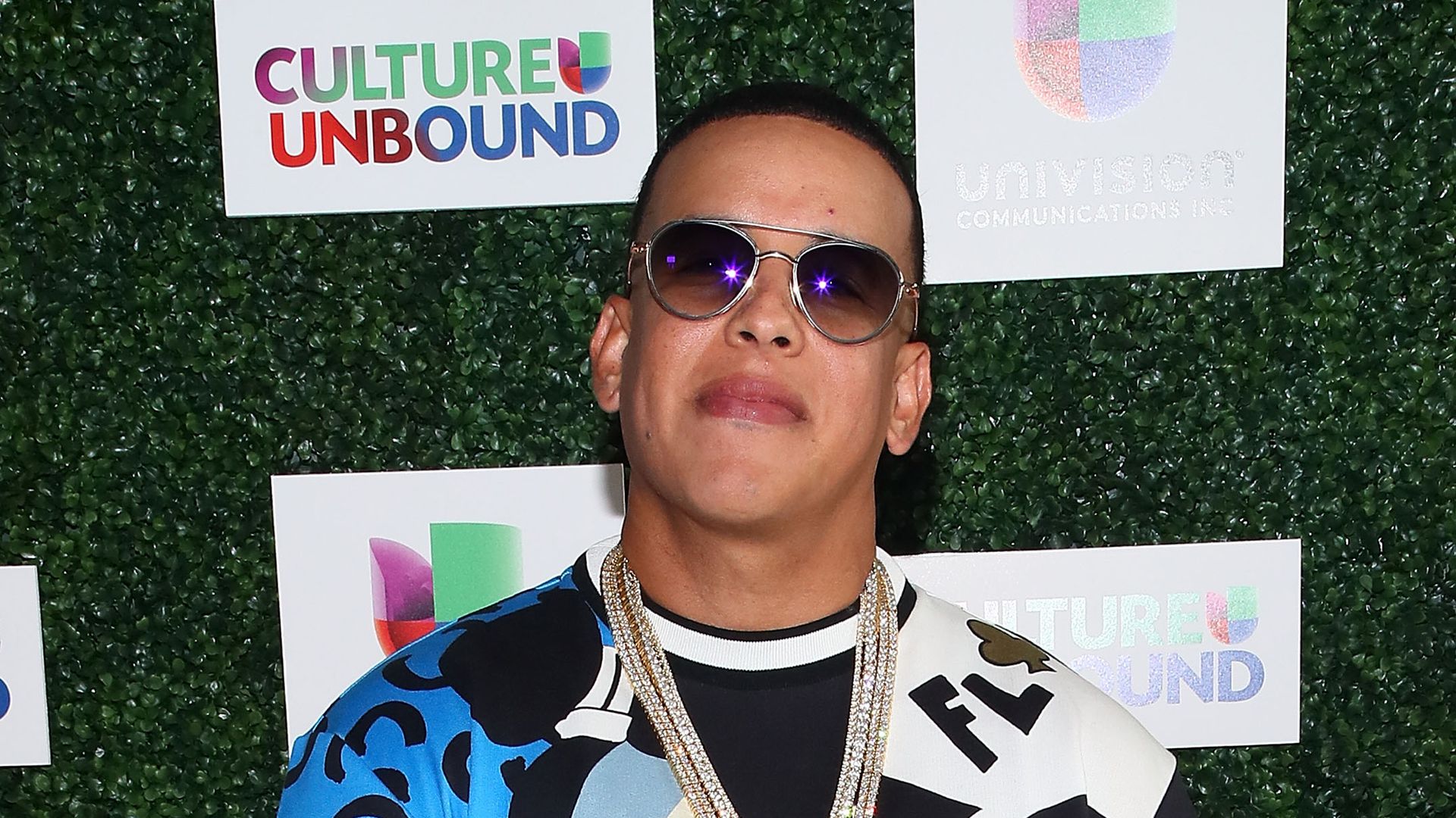 Kurios: Daddy Yankee-Doppelgänger stiehlt Juwelen aus Hotel