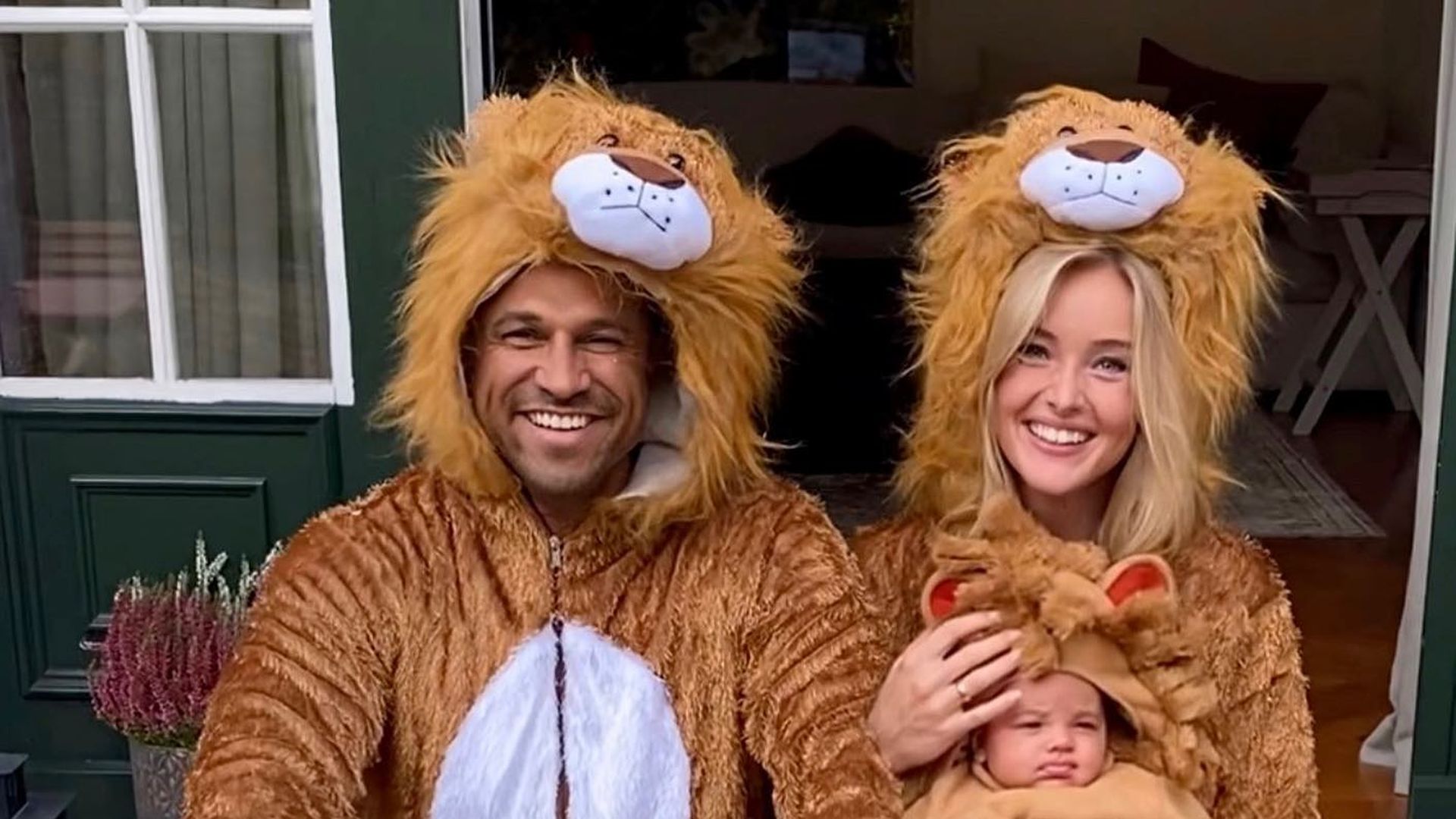 Als Löwenfamilie: Daniel Aminati posiert mit seinen Liebsten