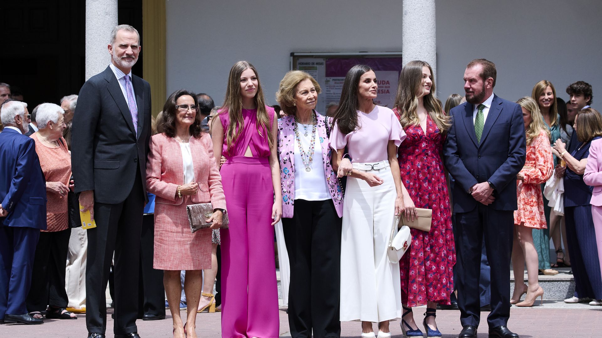 Spanien-Royals zeigen sich stylish bei Sofias Firmung!