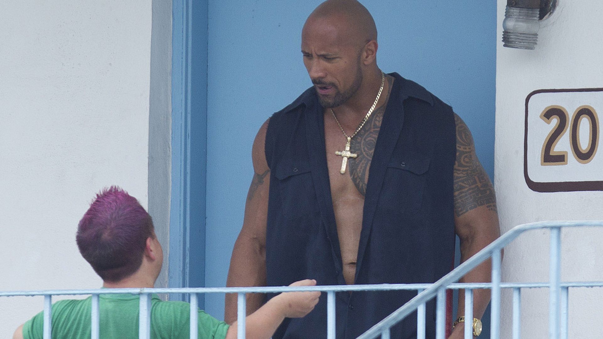 Skurril! Ist das Dwayne Johnsons "Mini Me"? | Promiflash.de