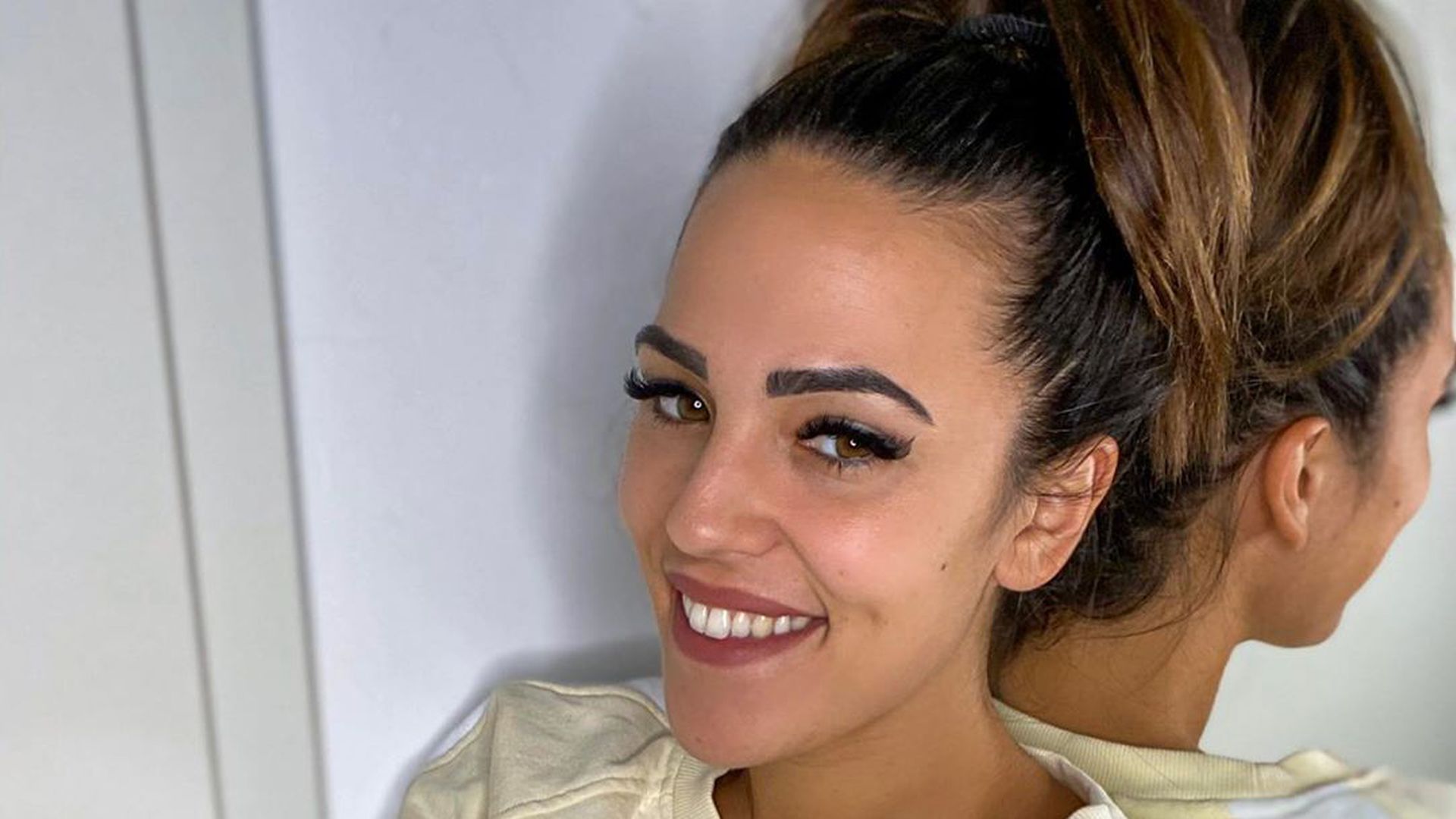 Elena Mira's Instagram, Twitter & Facebook on IDCrawl