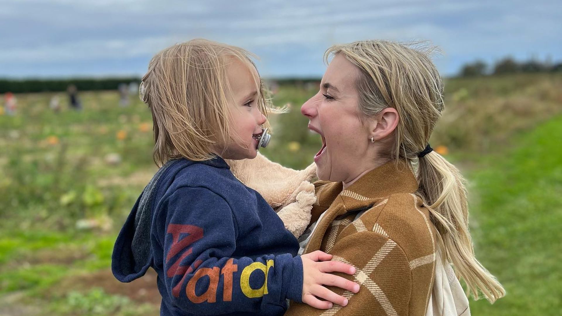 Sein dritter Geburtstag: Emma Roberts zeigt Söhnchen Rhodes