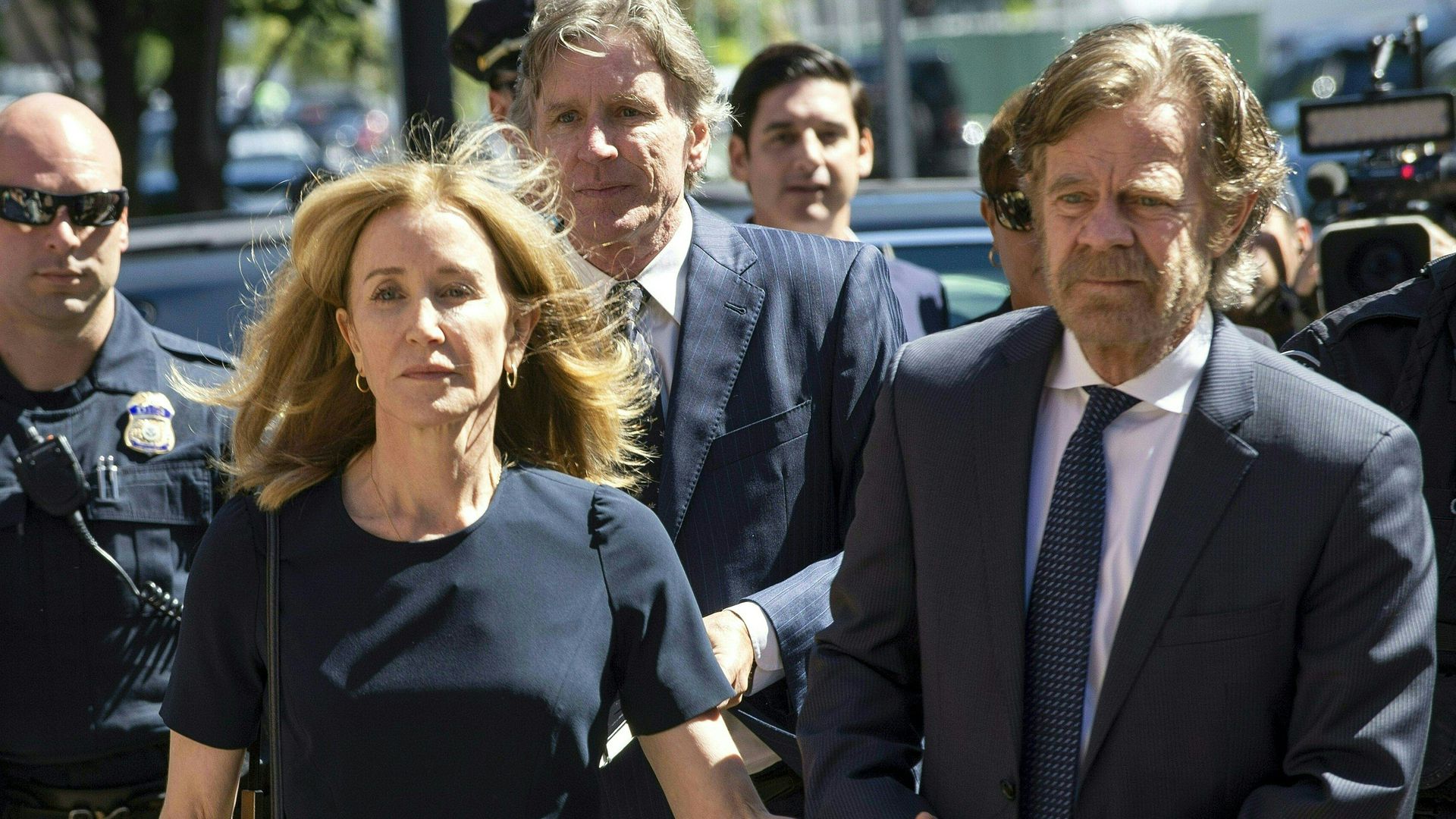 Felicity Huffman & ihr Mann wegen Treppe verklagt!