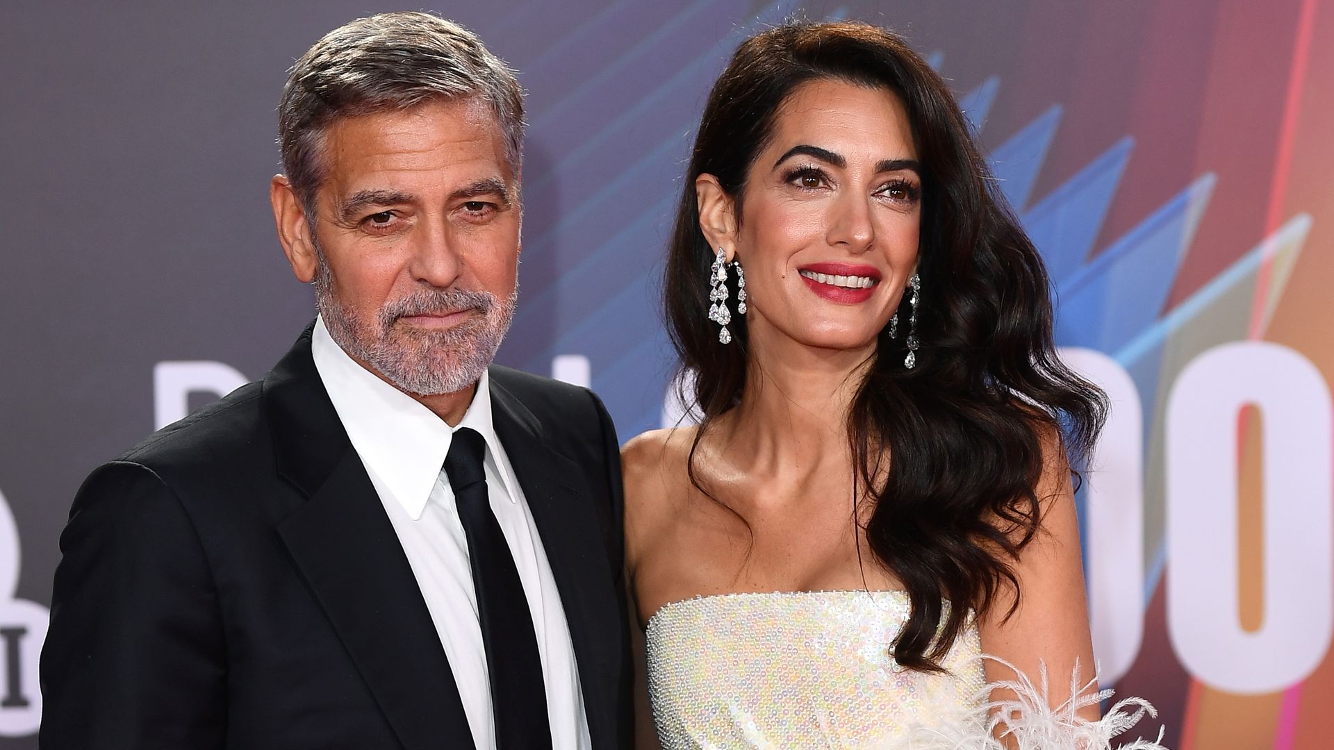 "Stolz auf sie": George Clooney schwärmt von Ehefrau Amal | Promiflash.de