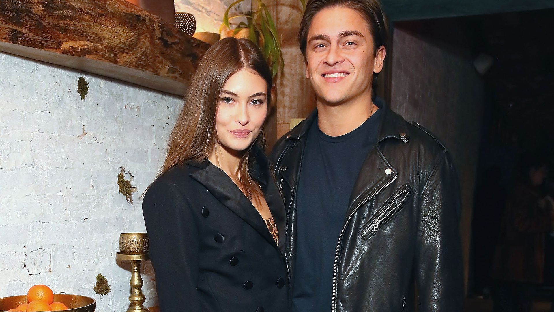 Model Grace Elizabeth ist mit deutschem Fußballer verlobt!