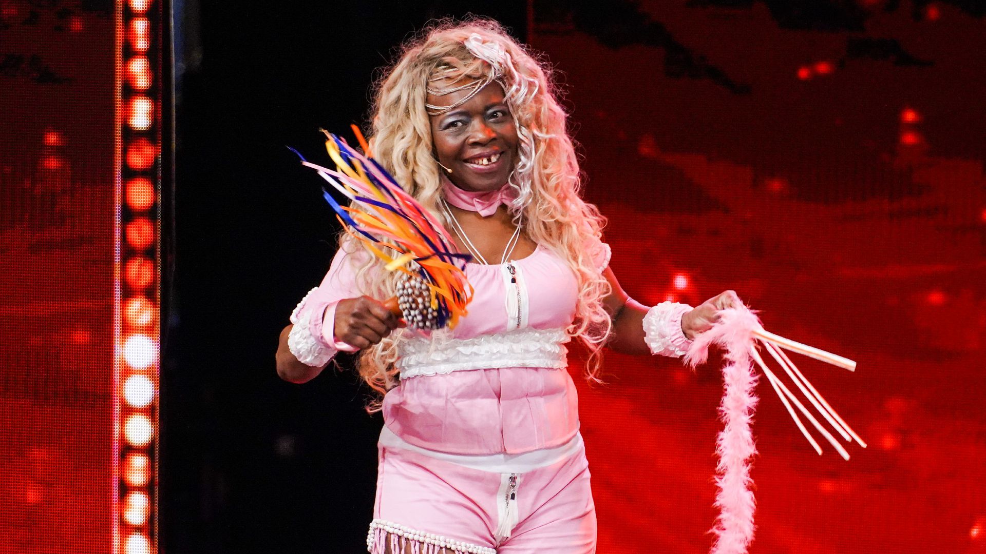 Erster Skurril-Auftritt beim Supertalent: Sie hat XXL-Nägel!