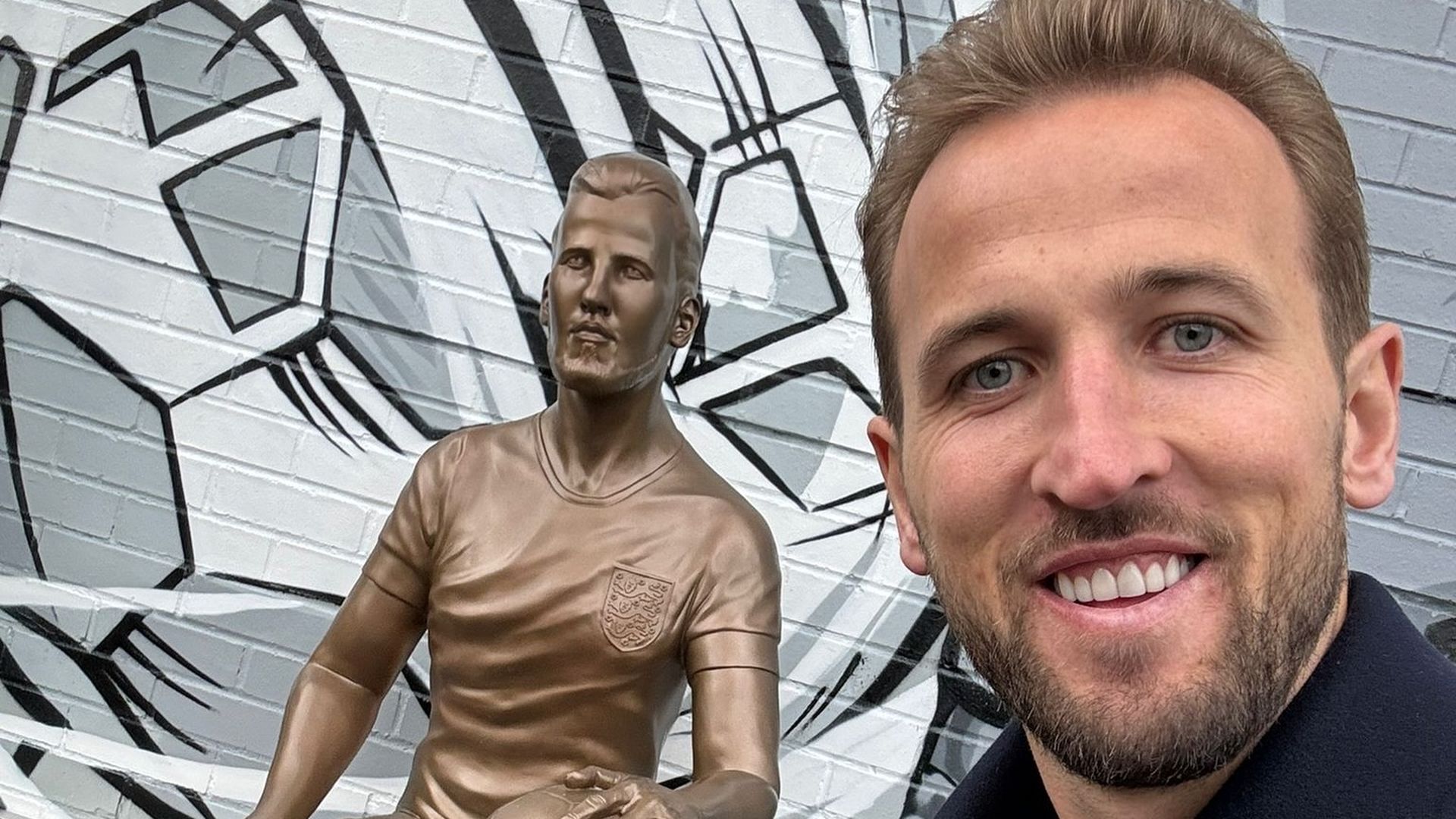 Harry Kane wird mit einer Bronzestatue in Heimatstadt geehrt