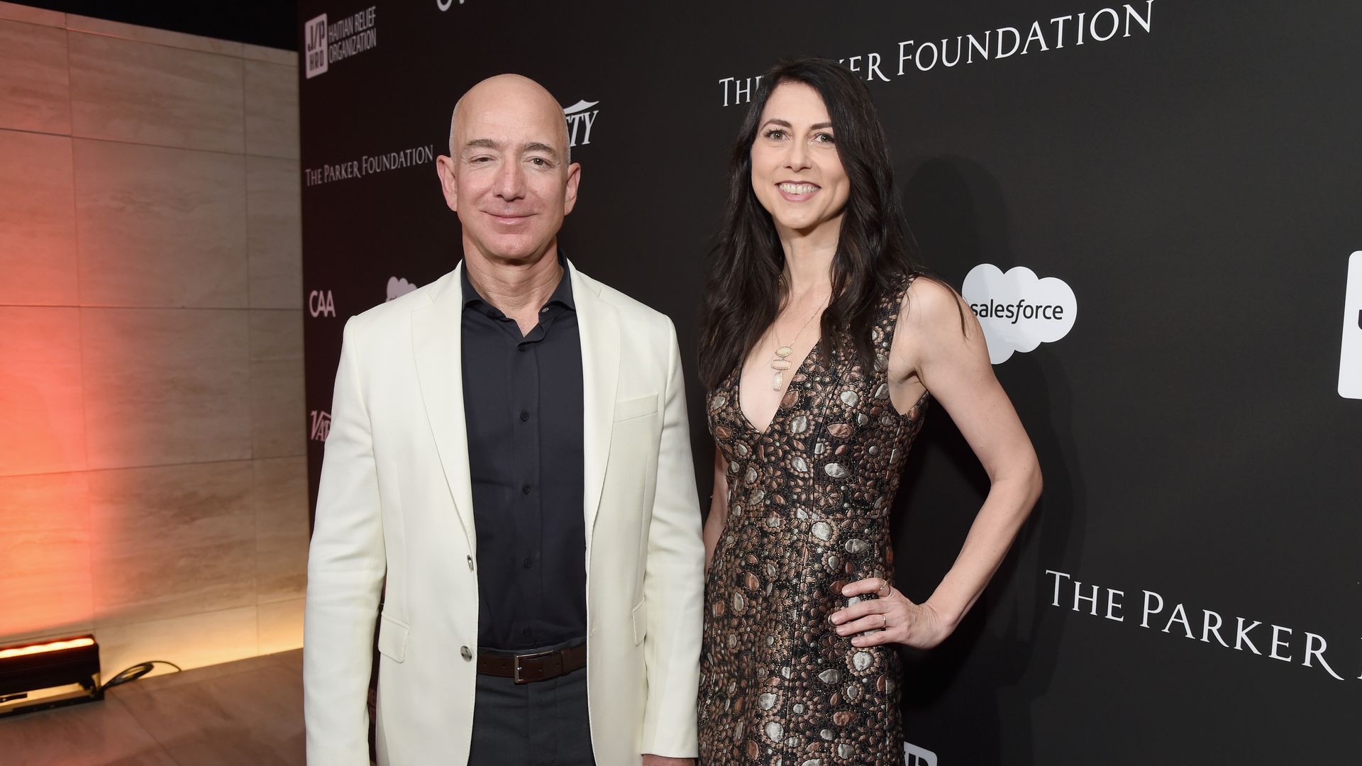 Jeff Bezos' Ex nach Scheidung viertreichste Frau der Welt | Promiflash.de