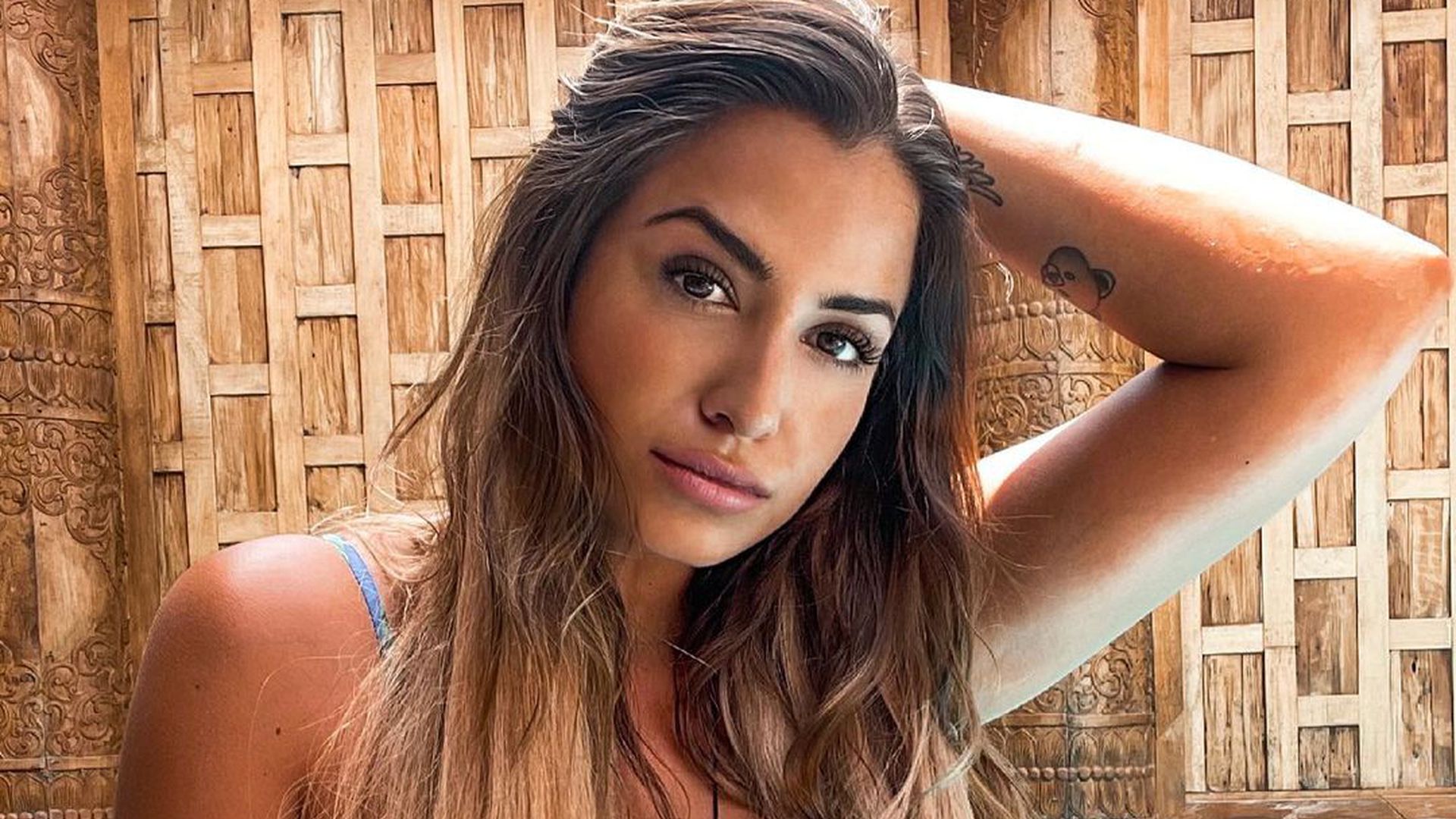 Neu-Mama Jenefer Riili: So geht es Milan nach Impf-Drama! | Promiflash.de