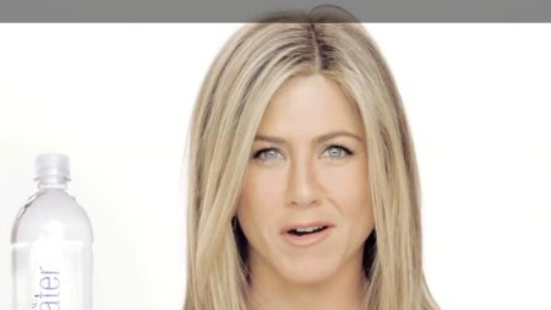 Jennifer Aniston macht jetzt in Wasser | Promiflash.de