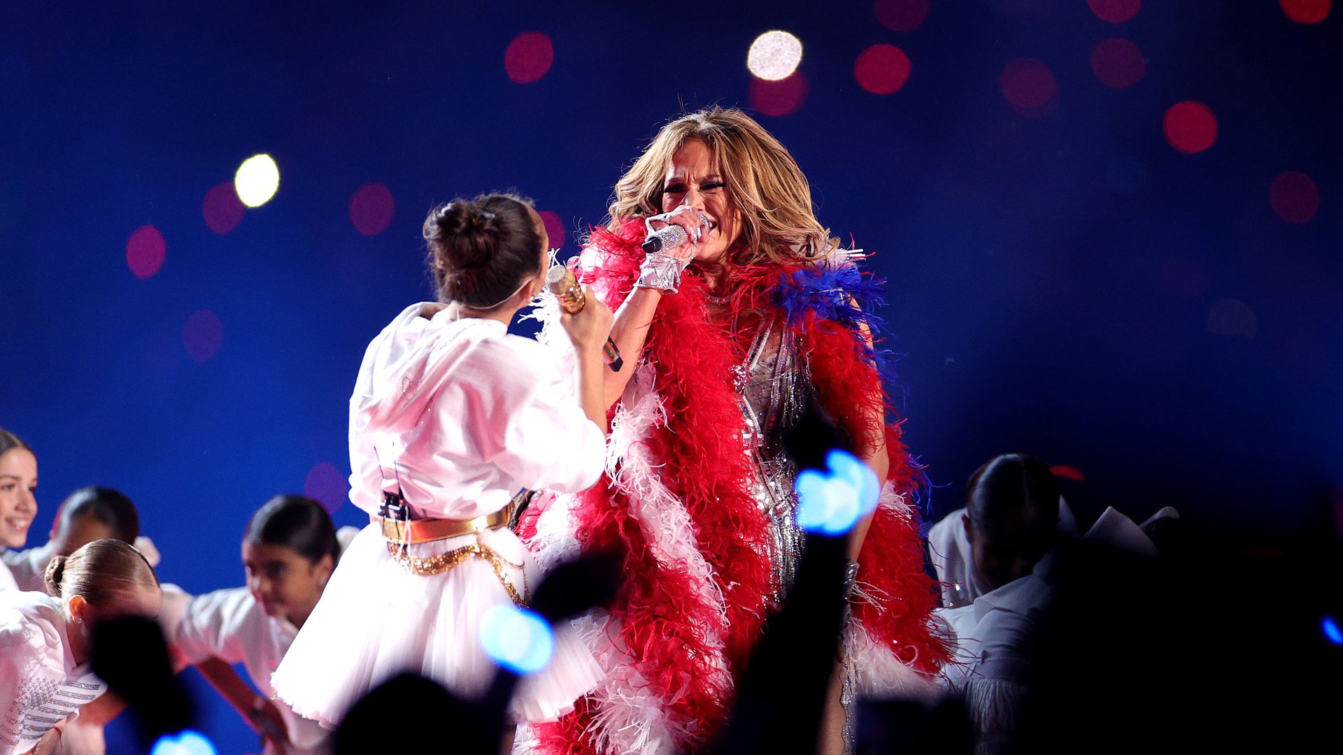 Nostalgische Pop-Diva: Jennifer Lopez schwelgt im Mama-Glück
