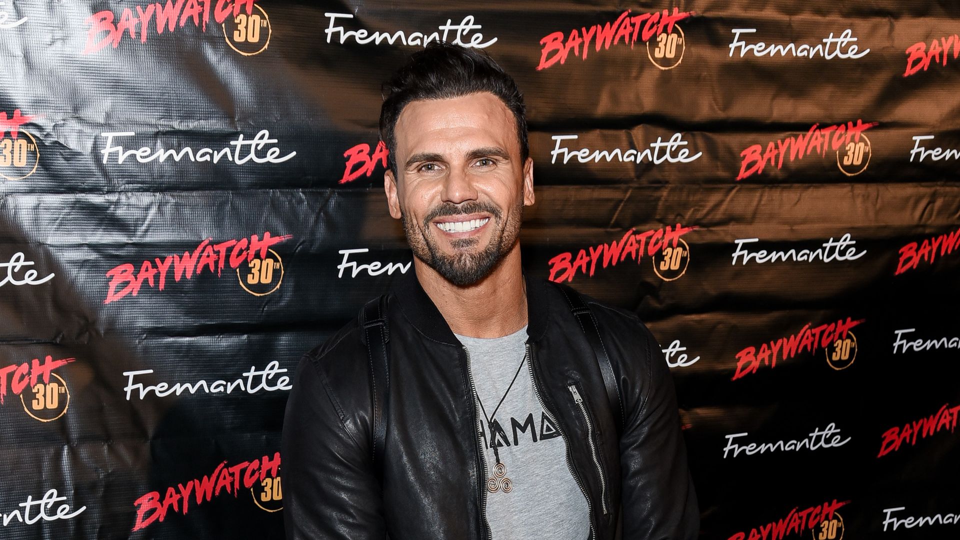 Jeremy Jackson roch an getragenen "Baywatch"-Badeanzügen
