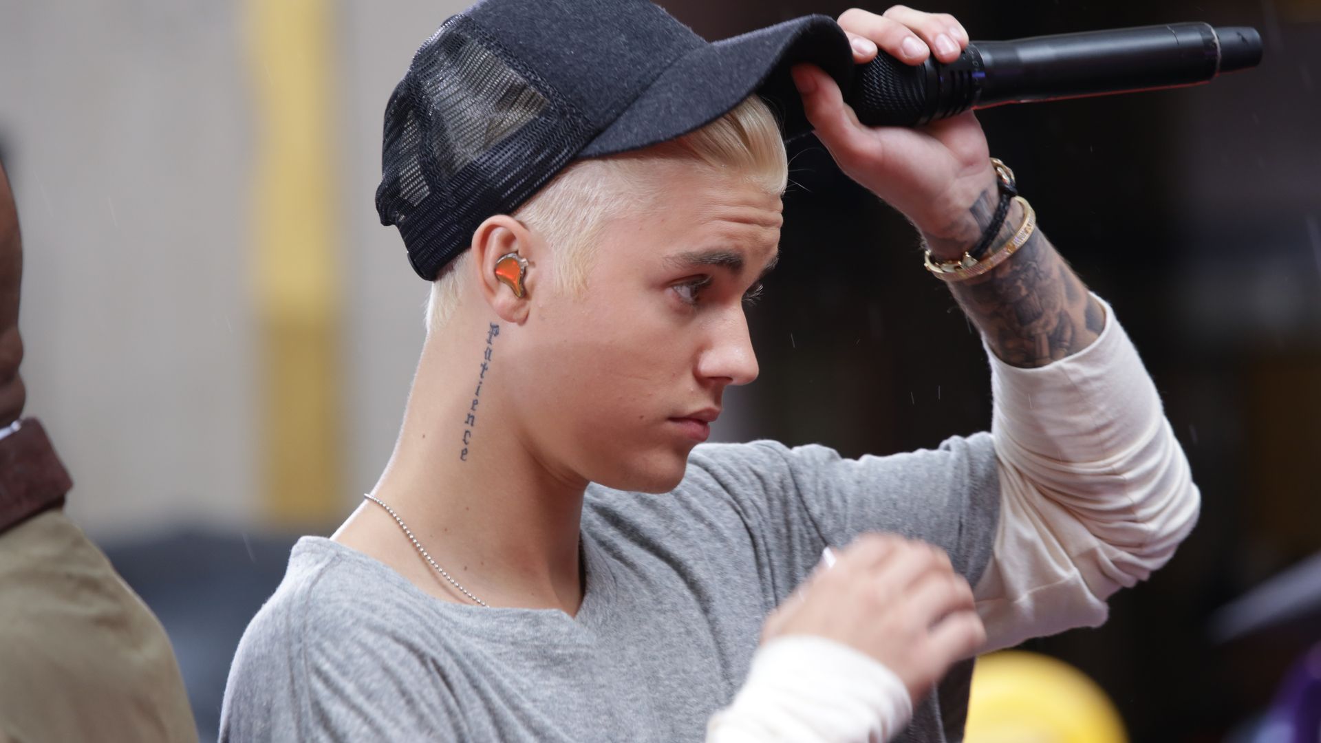 Wieder Stress für Justin Bieber: Ohrfeige von Playboy-Bunny | Promiflash.de