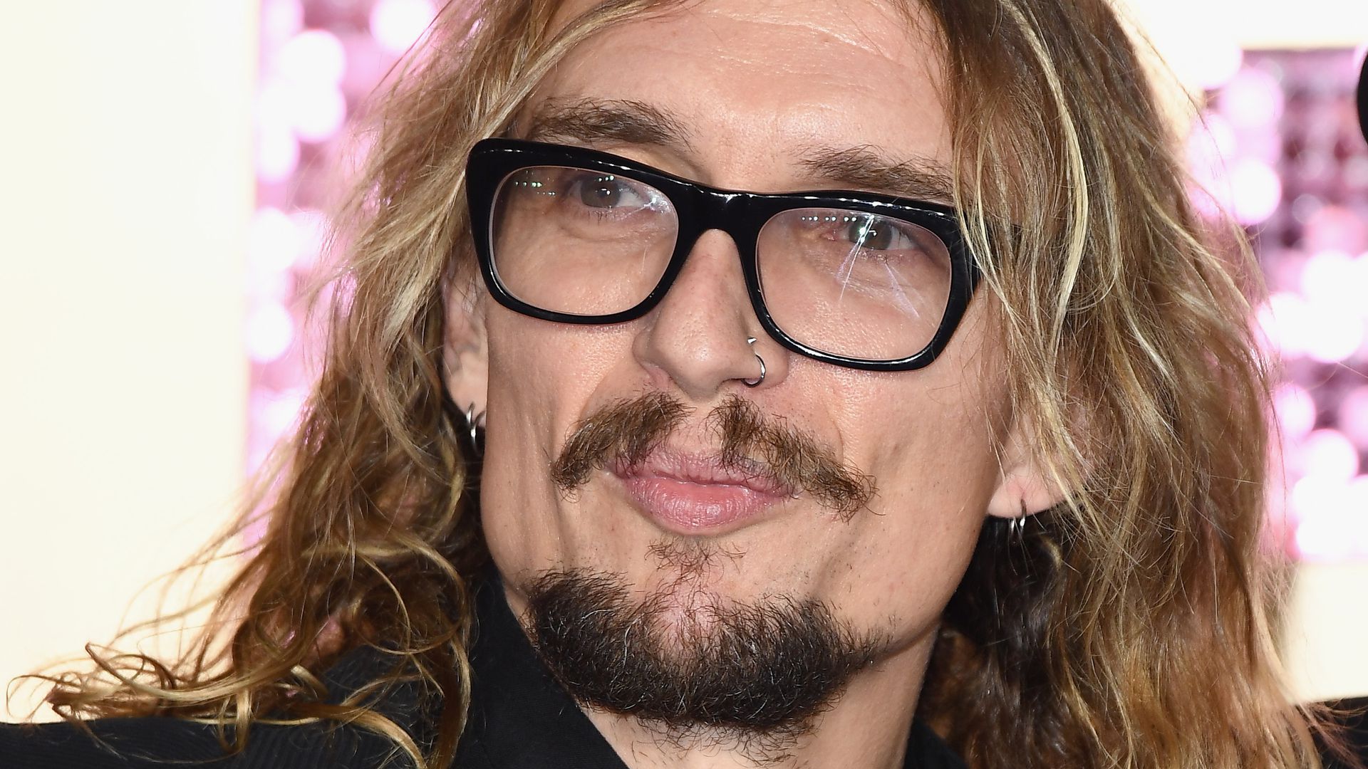 Pool-Unfall! Hose von The-Darkness-Star verschmilzt mit Haut