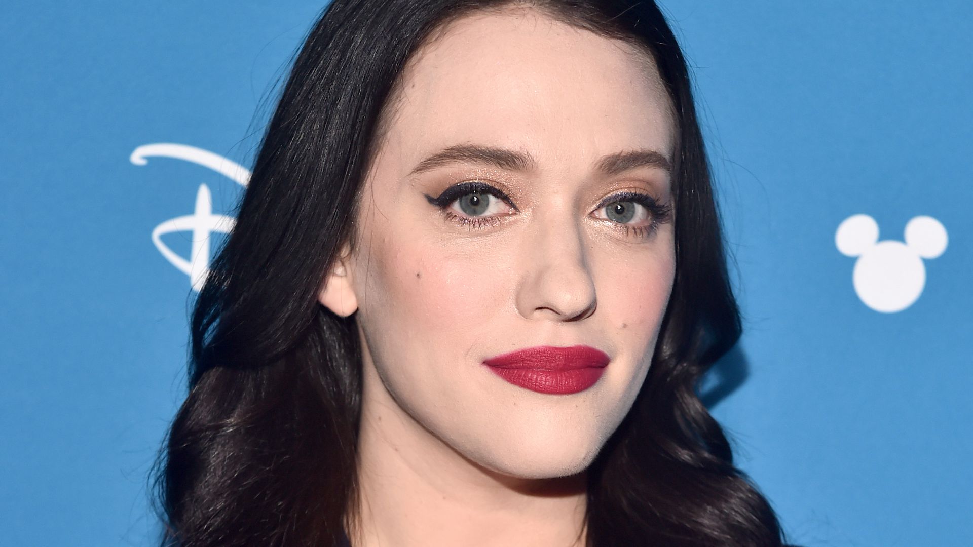 Kat Dennings vergisst eigene Marvel-Rolle im Disneyland