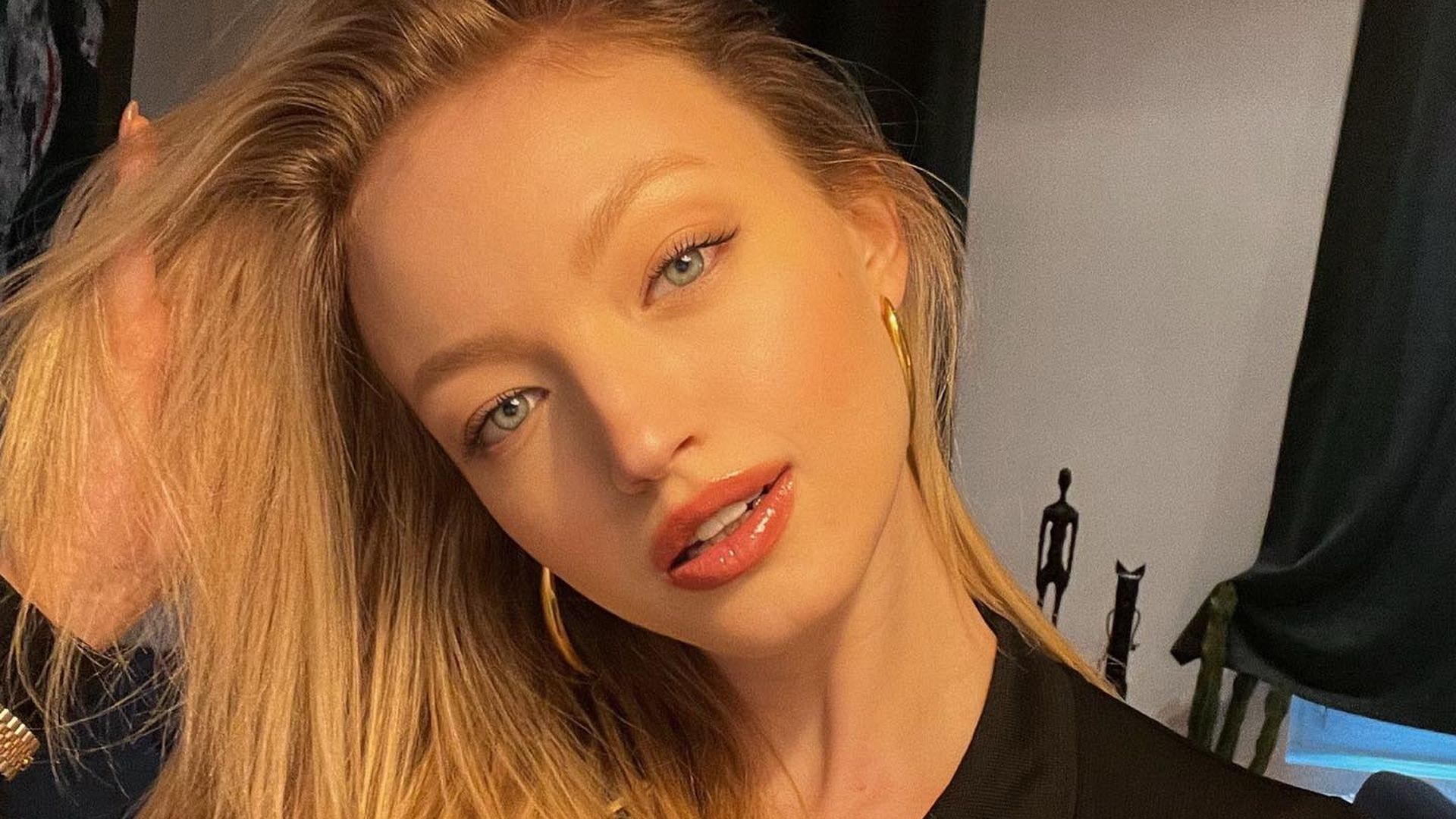 Tinder-Schwindler-Freundin verkauft persönliche Videogrüße