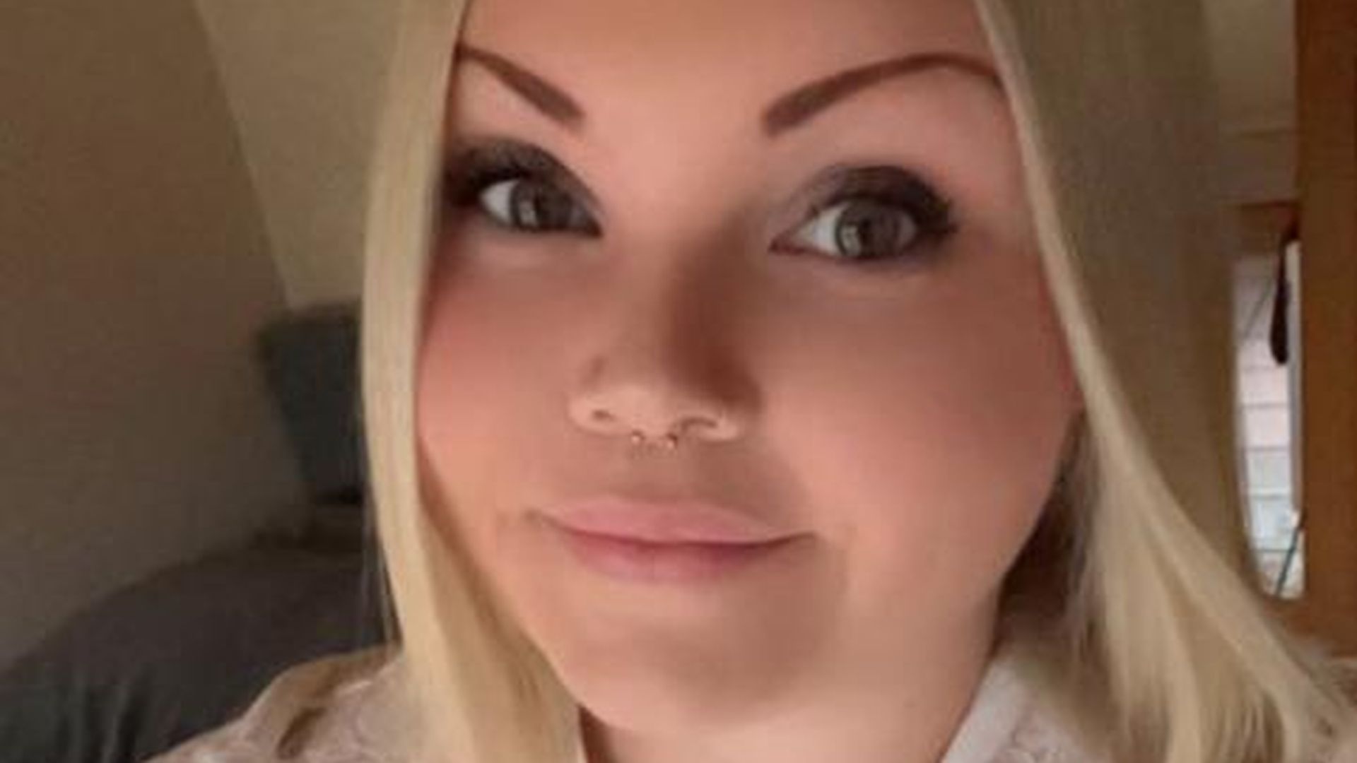 Laura Bauer sucht Frau | Promiflash