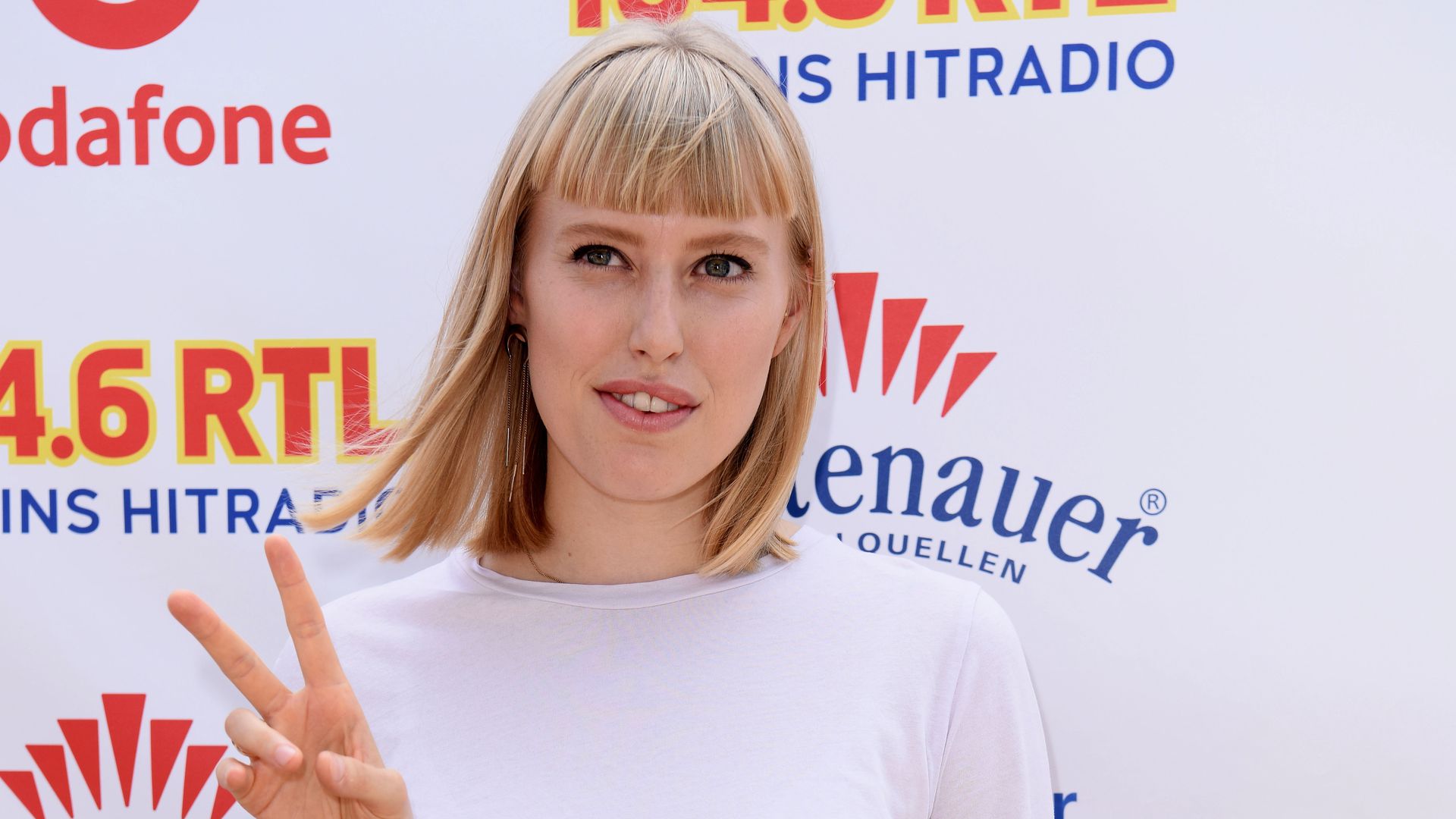 Erster Titelsong für Film: Musikerin LEA fühlt sich geehrt! | Promiflash.de