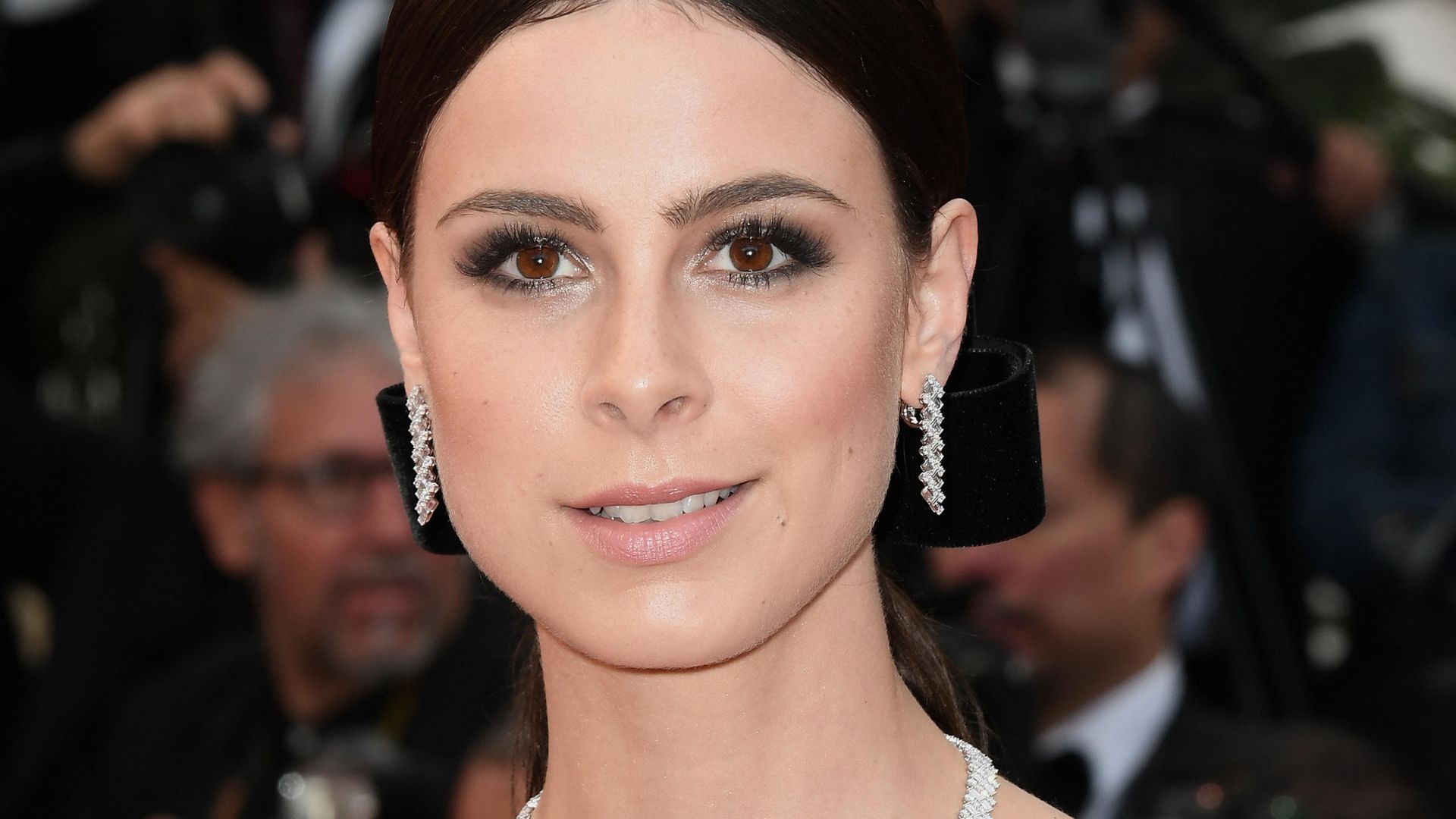 Nach Mobbing-Selfie: Jetzt spricht Lena Meyer-Landrut! | Promiflash.de