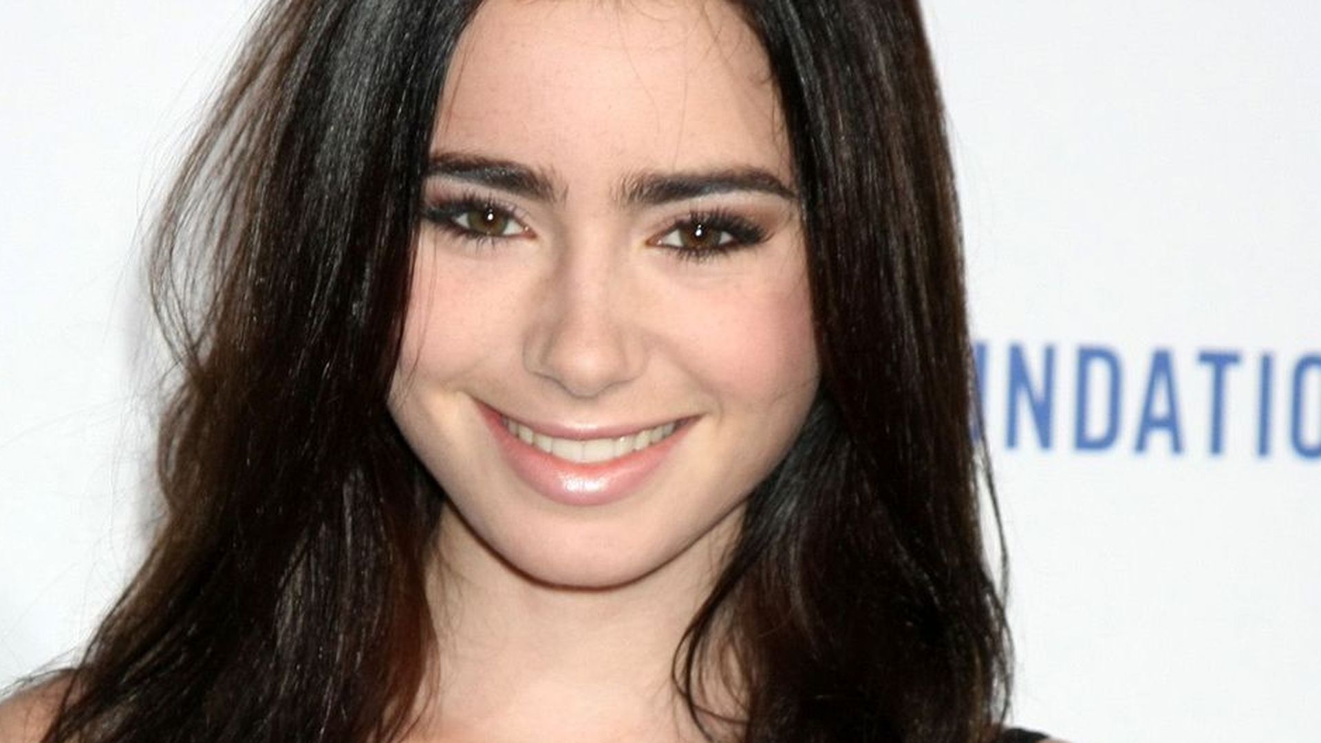 Lily Collins: Rolle in Horror-Klassiker | Promiflash.de