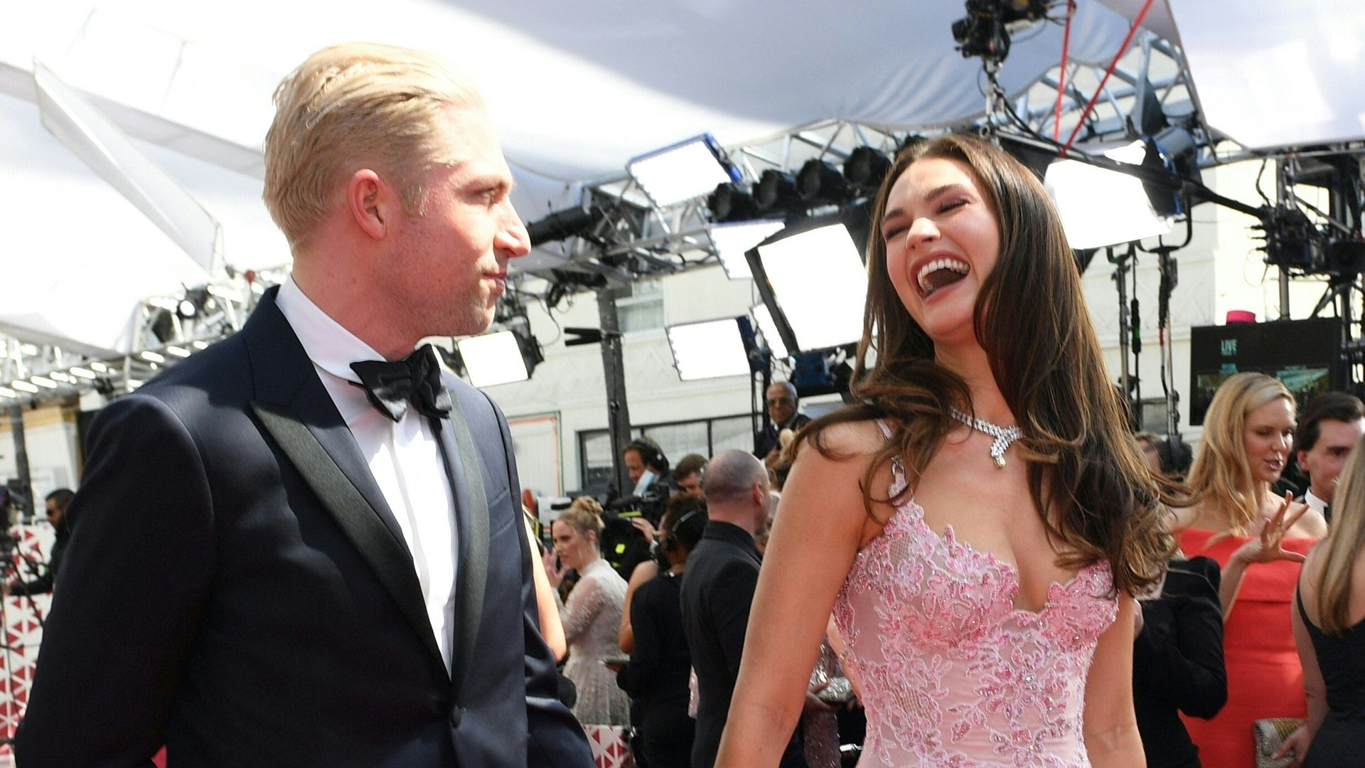 Lily James: Seltener Red-Carpet-Auftritt mit ihrem Freund