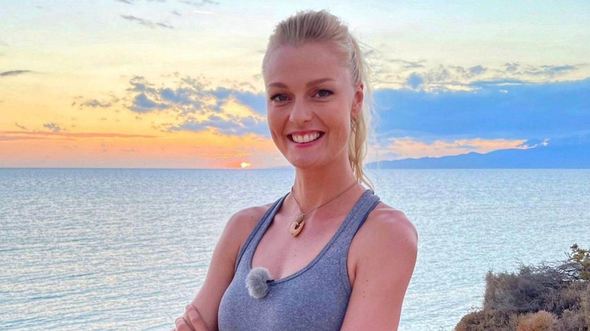 Miriam Höller erscheint als ihr Roland Trettl zur Mottoparty