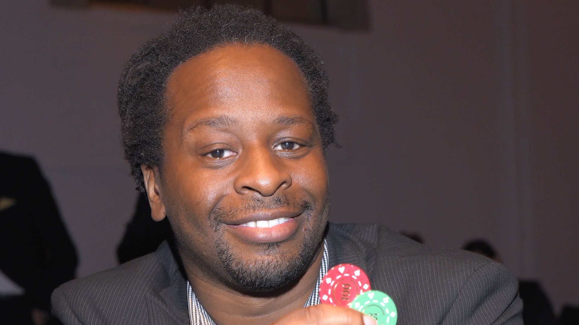 Papa mit 51? Für Mola Adebisi genau das richtige Alter!