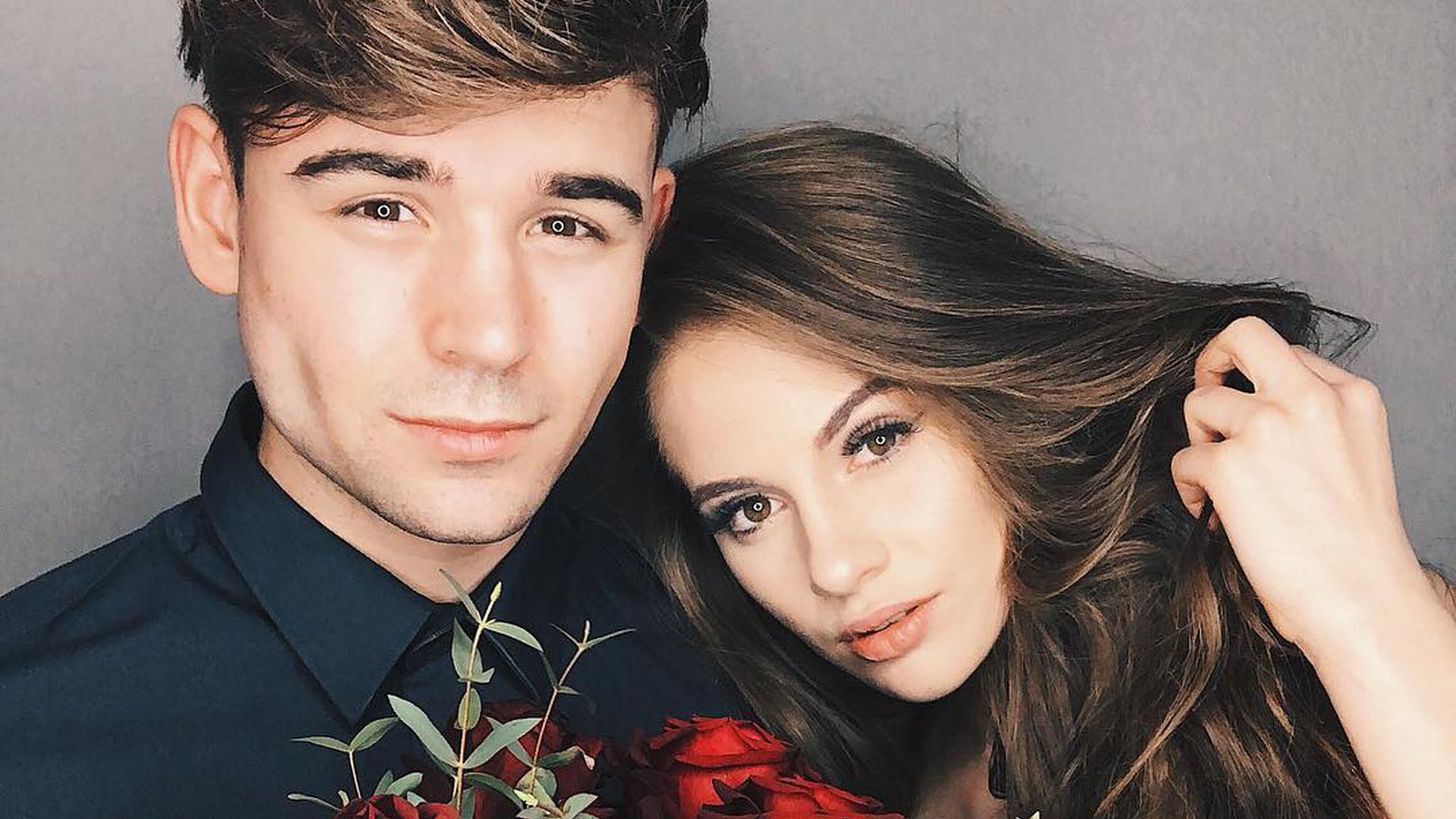 1 Jahr Liebe: So süß beschenkt YT-Moritz Garth seine Lisa! | Promiflash.de