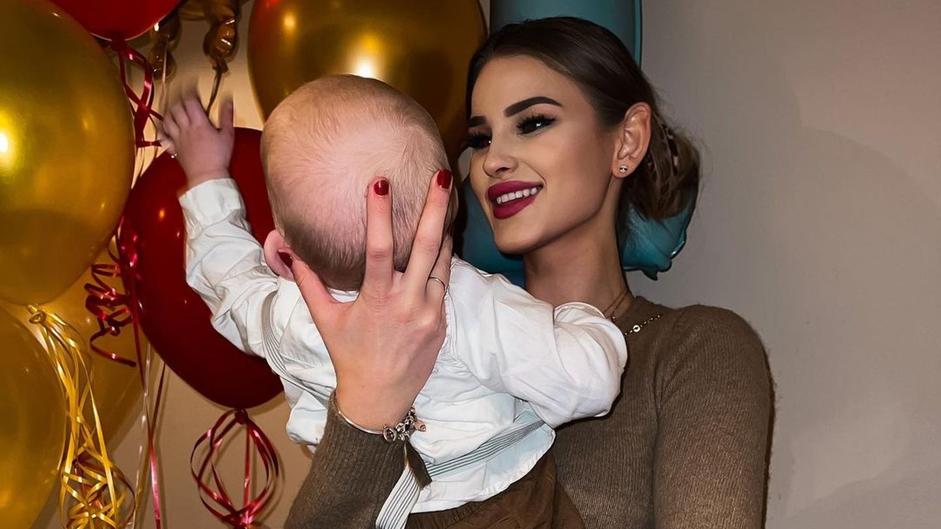 Wie die Zeit vergeht: Neele Bronst ist schon ein Jahr Mama!