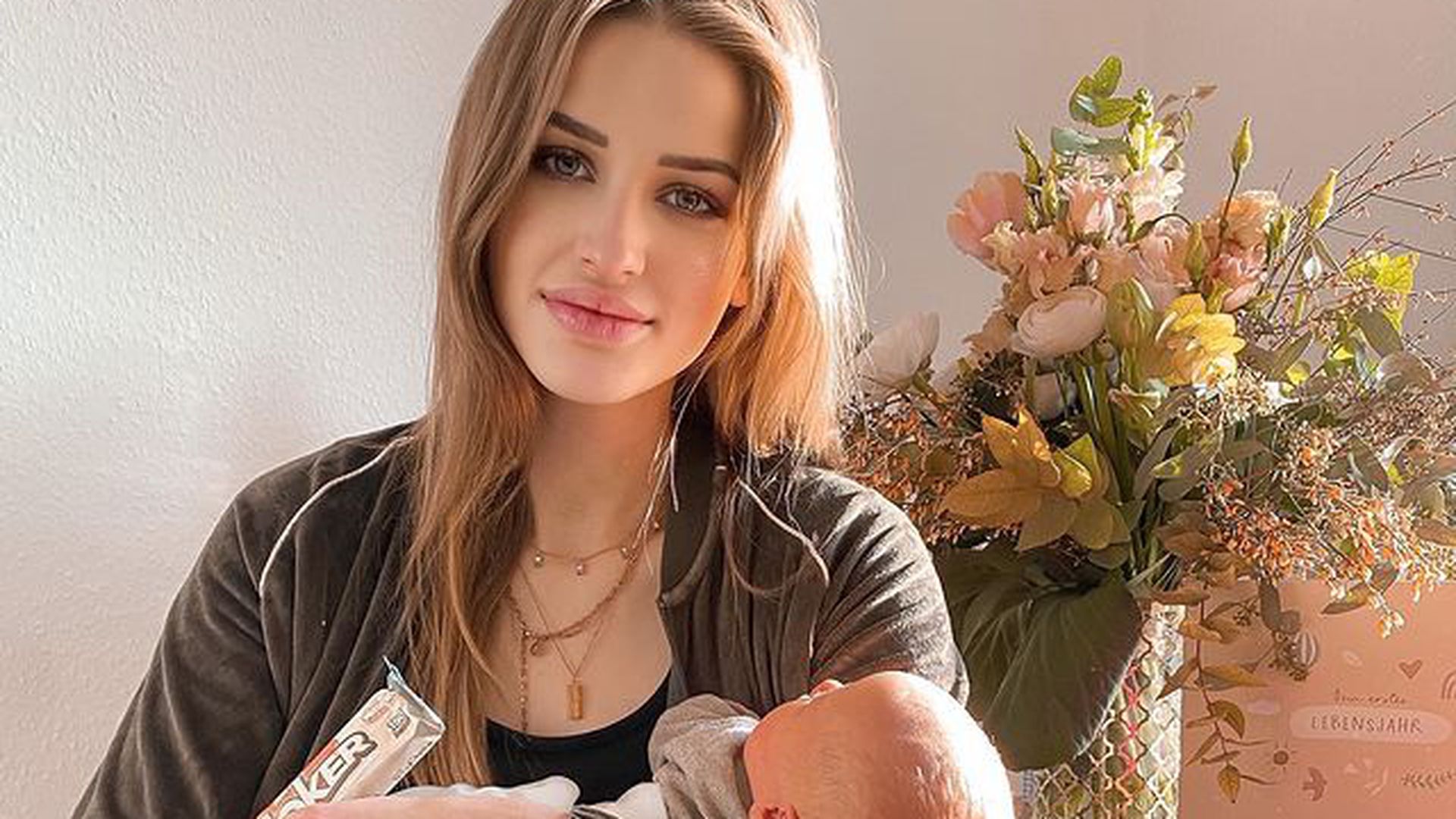 Kein Elterngeld-Anspruch? GNTM-Neele wieder Vollzeit im Netz