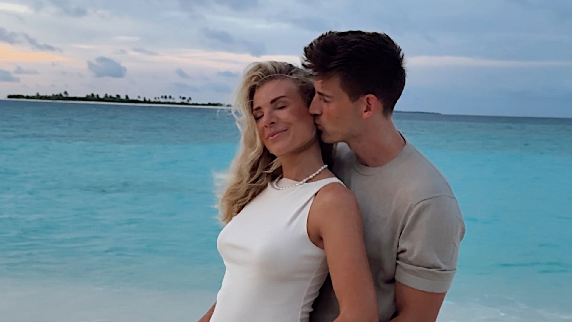 Ex-Bachelor-Kandidatin Nele Wüstenberg wird erstmals Mama