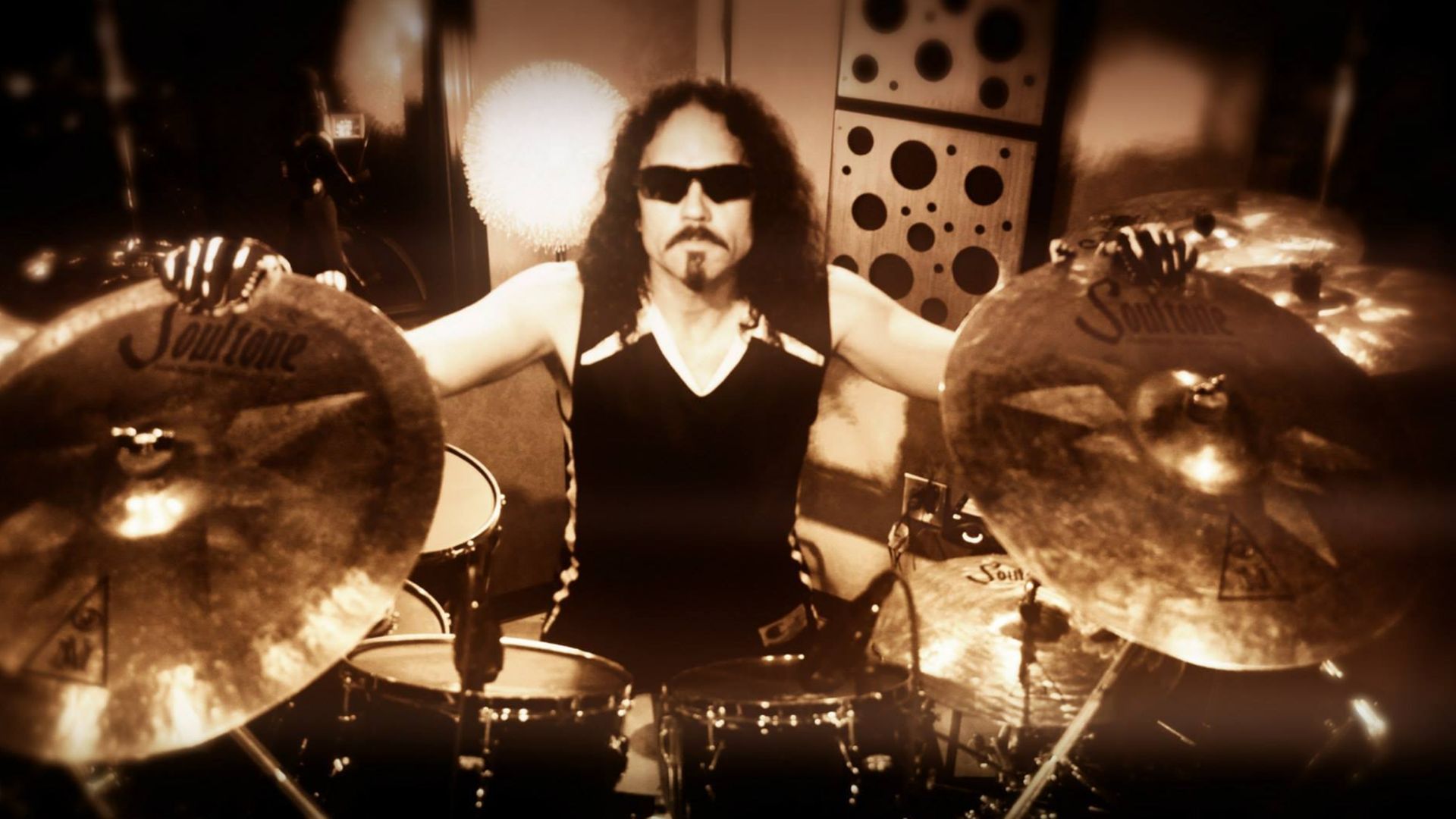 Bühnen-Kollaps: Ex-Megadeth-Drummer Nick Menza ( 51) ist tot ...