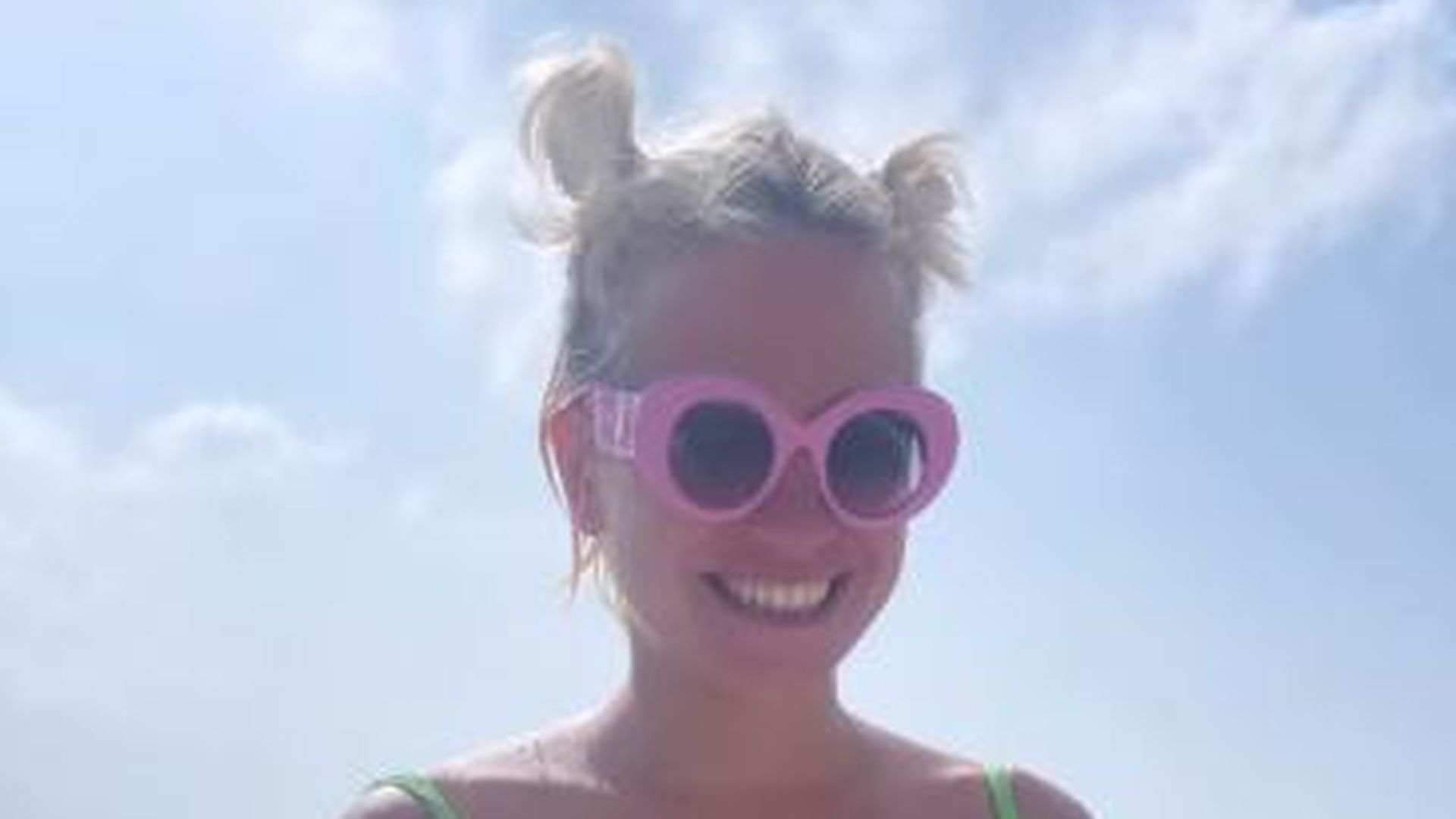 Wow! Pixie Lott präsentiert ihre große Babykugel im Bikini