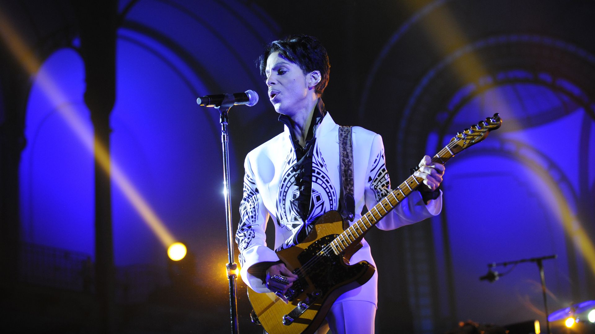 Ausbeutung: Anwälte machen Gewinn mit Prince' Tod!