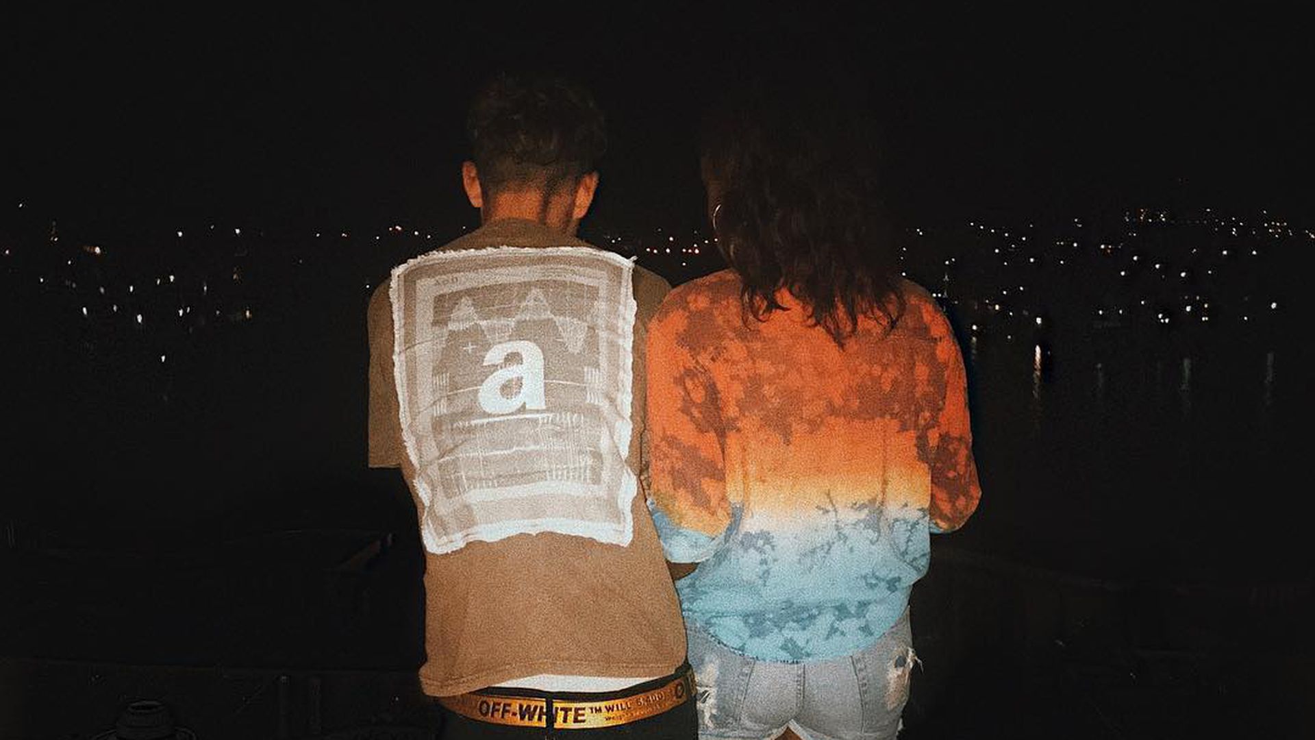 Nach Bonnie Strange: Auch Psaiko.Dino zeigt sich mit Neuer! | Promiflash.de