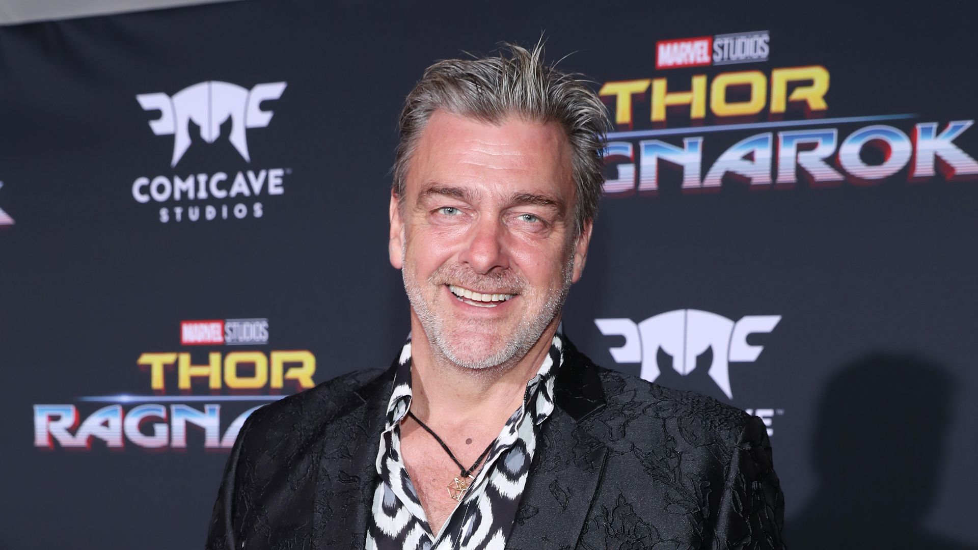 Marvel-Schauspieler Ray Stevenson stirbt mit nur 58 Jahren!
