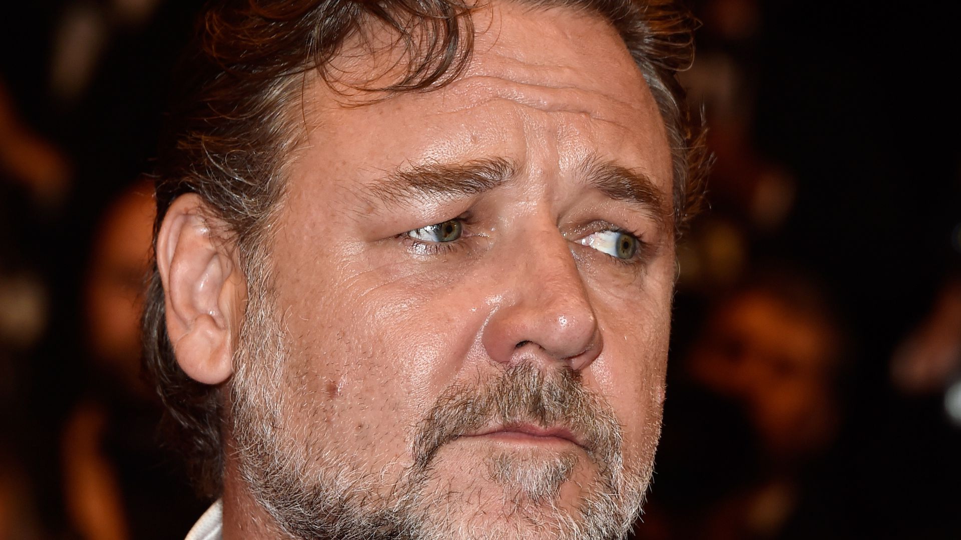 Russell Crowe bald auf Briefmarken!